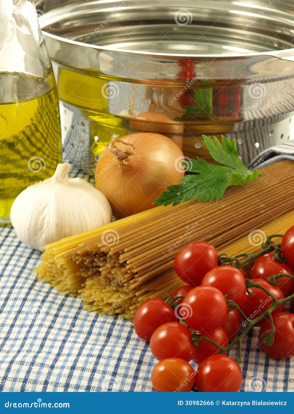 Unprepared Spaghetti, Closeup Stock Photo - Image of culture, italy ...