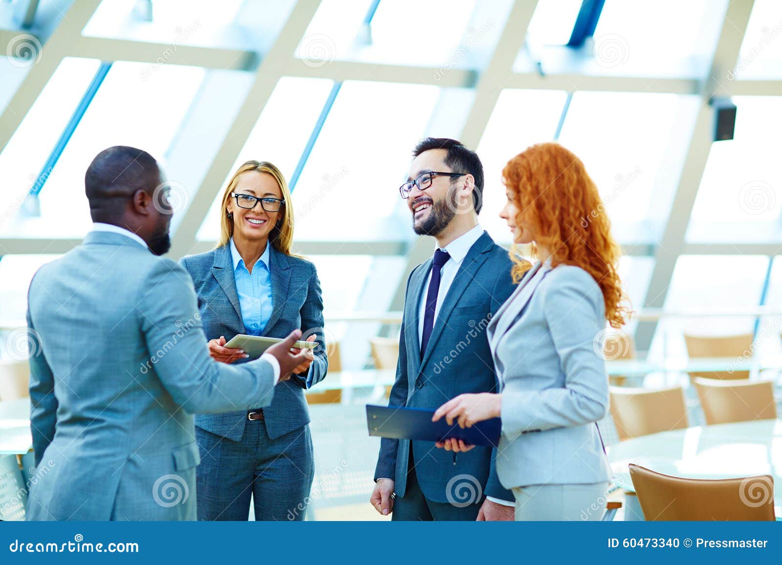 Unterhaltung Bei Der Sitzung Stockfoto - Bild von geschäft ...