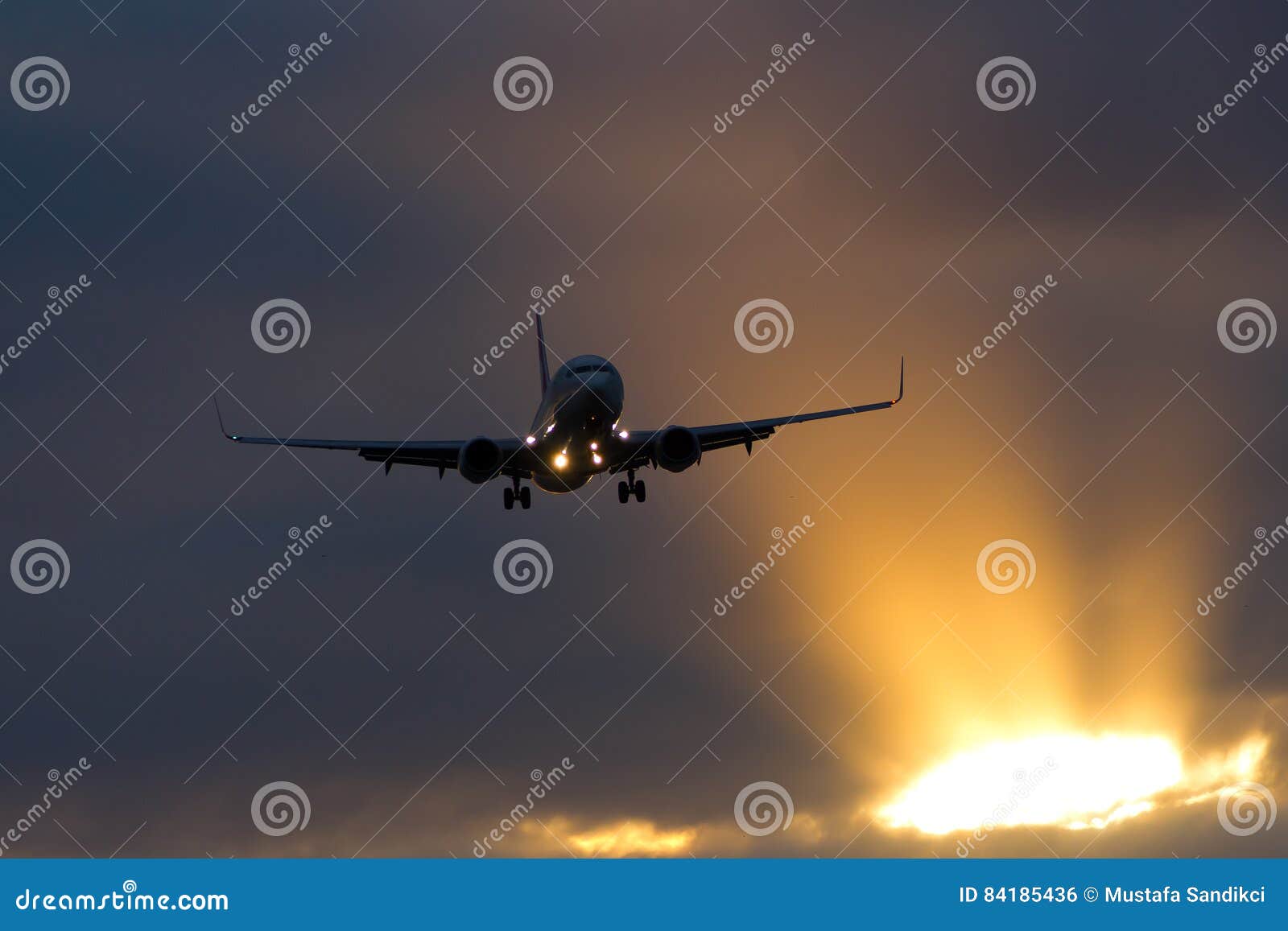 Untitled Boeing 737 Landing Sunset Stock Photo - Image of emirates ...