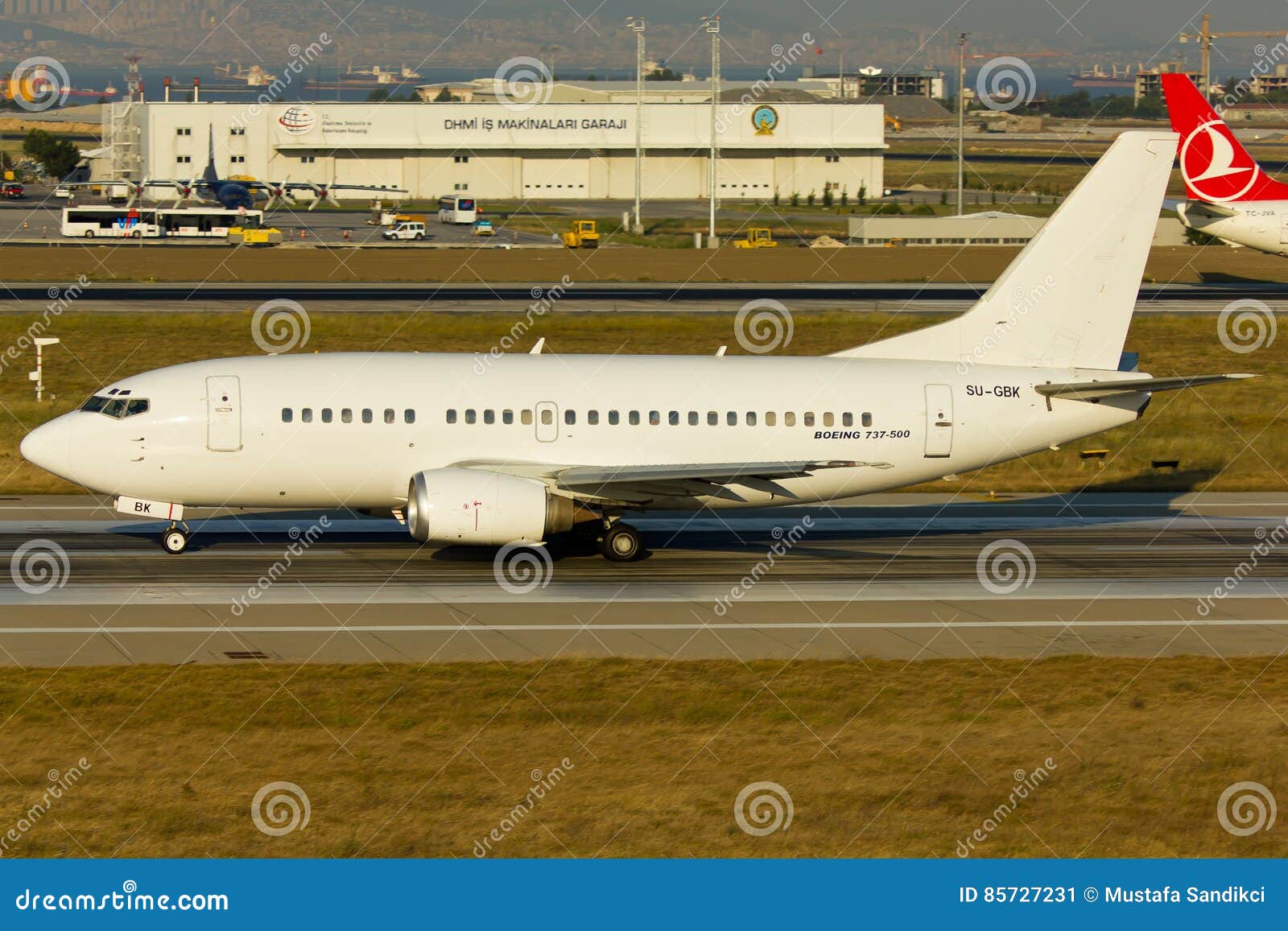 Untitled White Boeing Plane Editorial Photo - Image of aviation, flight ...