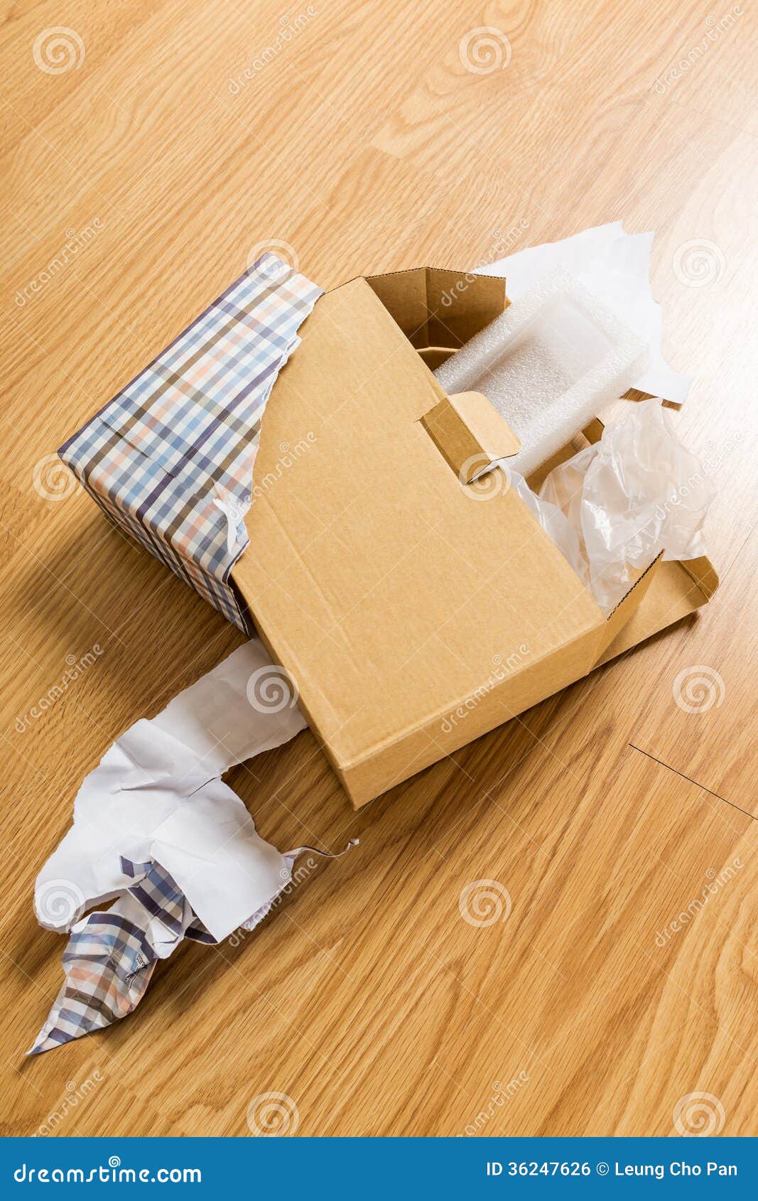 Unwrap Cardboard Box Stock Photography | CartoonDealer.com #63383000