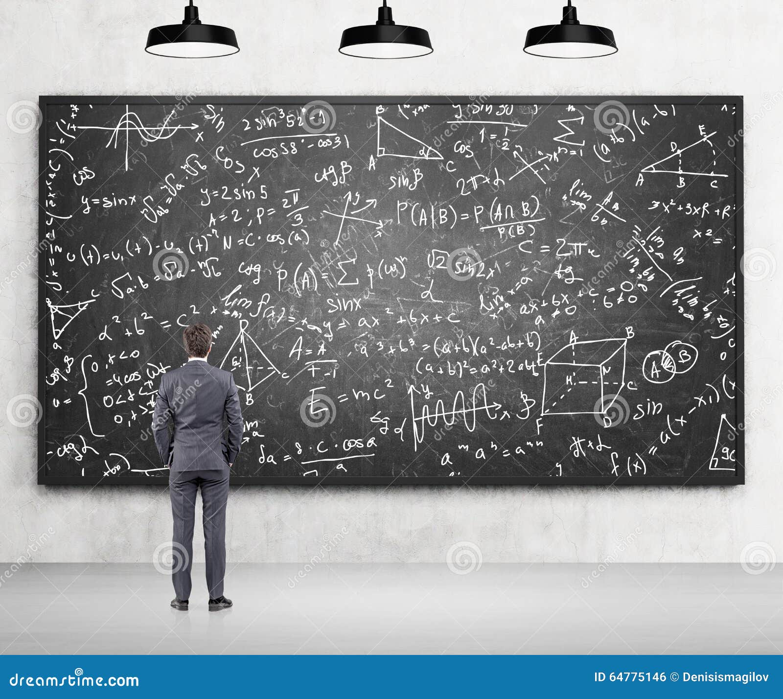 Uomo Che Risolve I Problemi Sulla Lavagna Fotografia Stock - Immagine ...