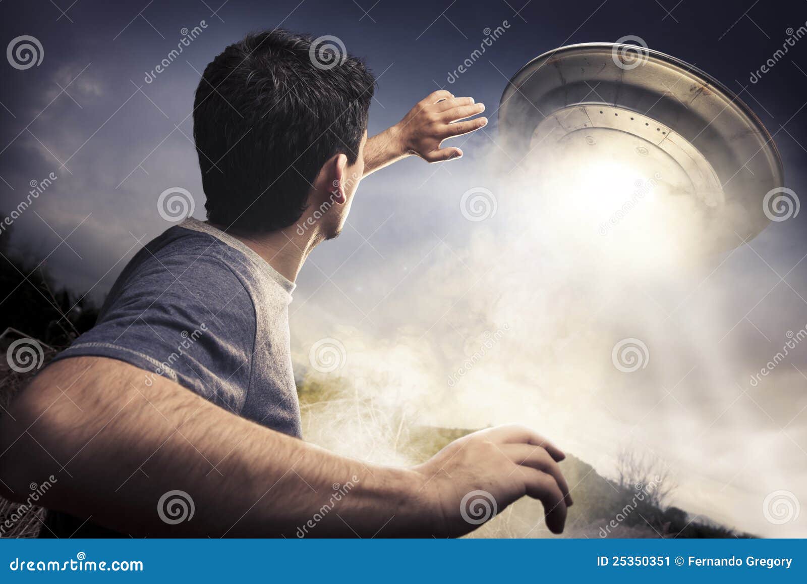 Uomo Circa Da Rapire Dagli Stranieri Immagine Stock - Immagine di ...