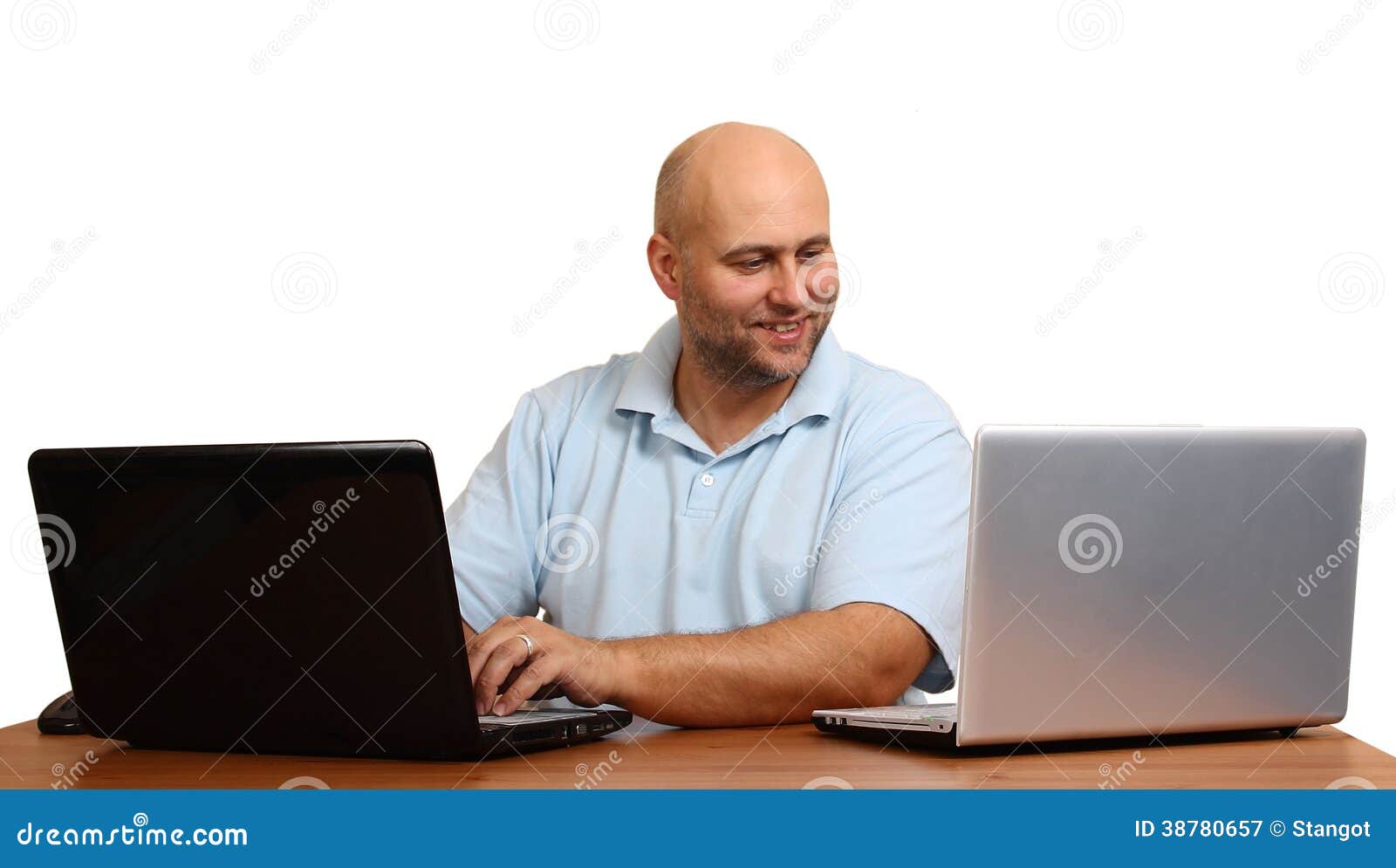 Uomo Con Il Computer Portatile Immagine Stock - Immagine di nero ...