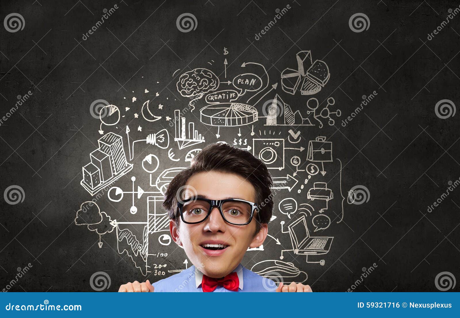 Uomo con la grande testa fotografia stock. Immagine di conoscenza ...