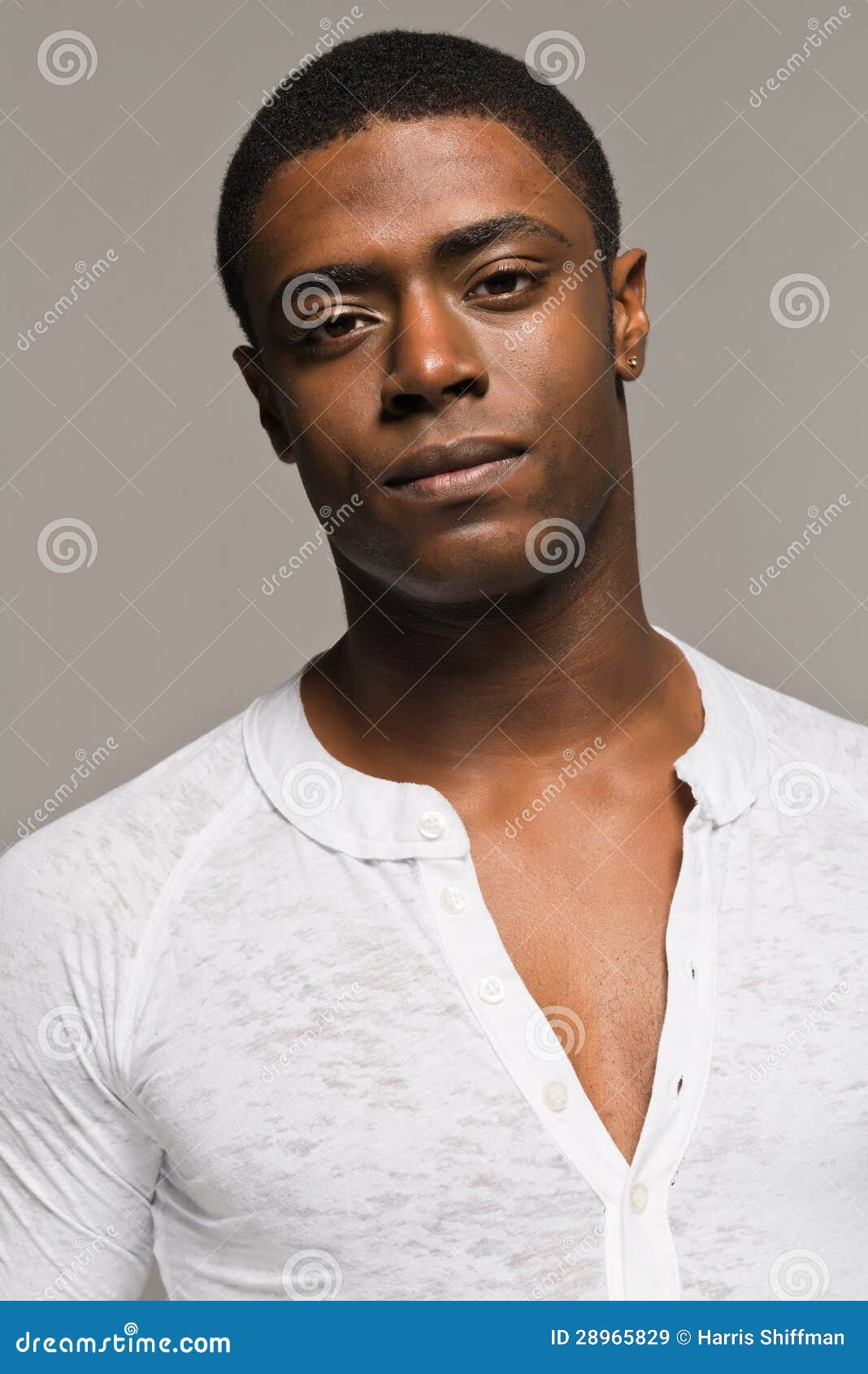 Uomo di colore immagine stock. Immagine di serio, alto - 28965829