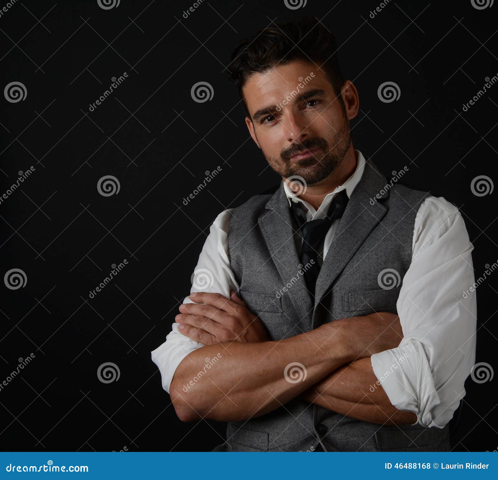 Uomo italiano bello fotografia stock. Immagine di testa - 46488168