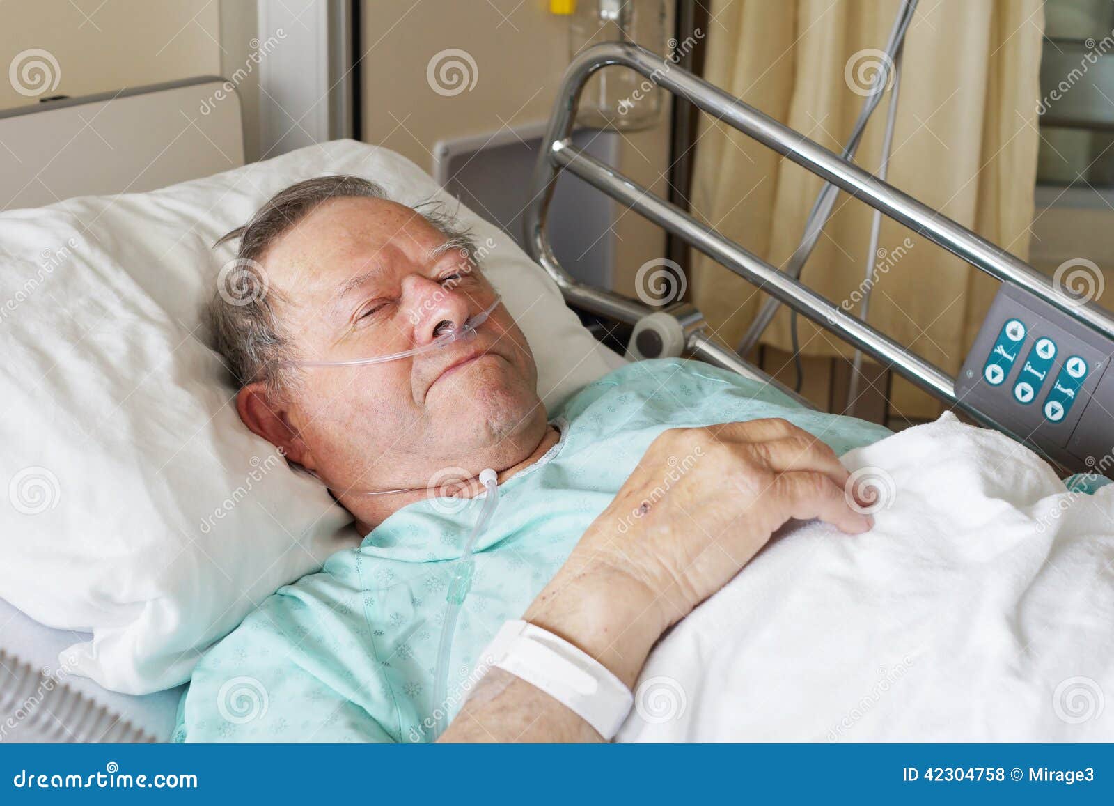 Persona Nel Letto D'ospedale
