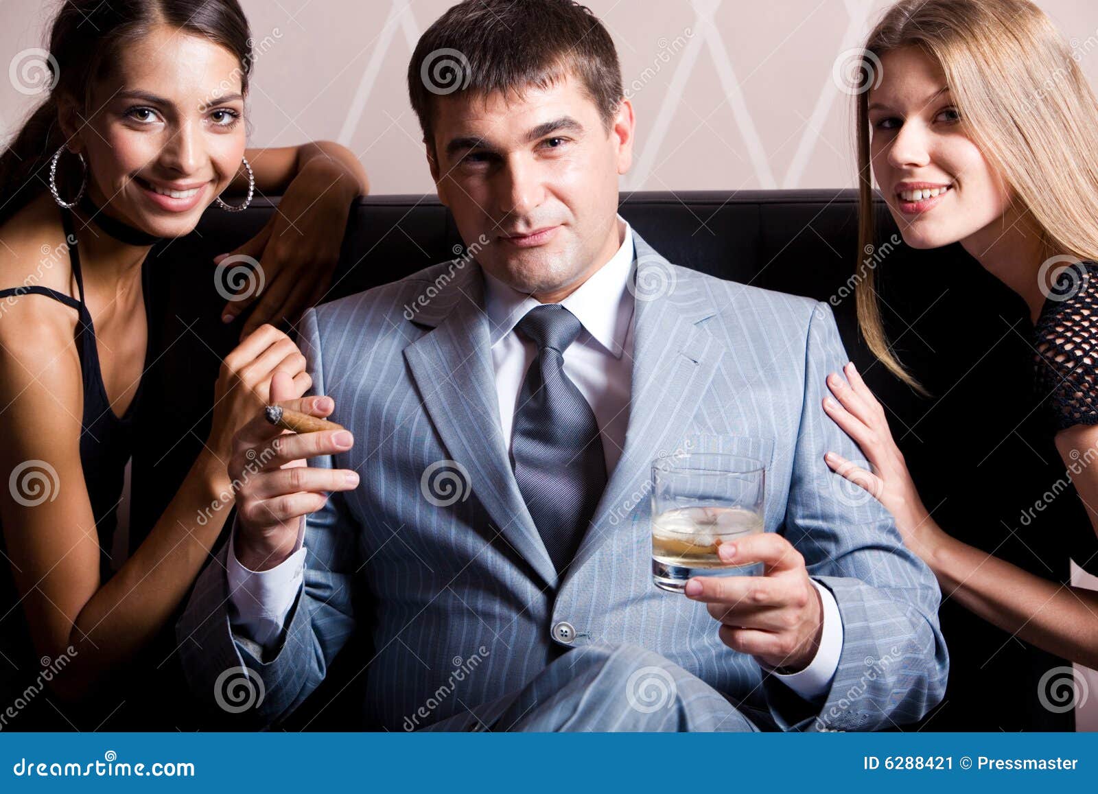 Uomo ricco immagine stock. Immagine di maschio, mano, signora - 6288421