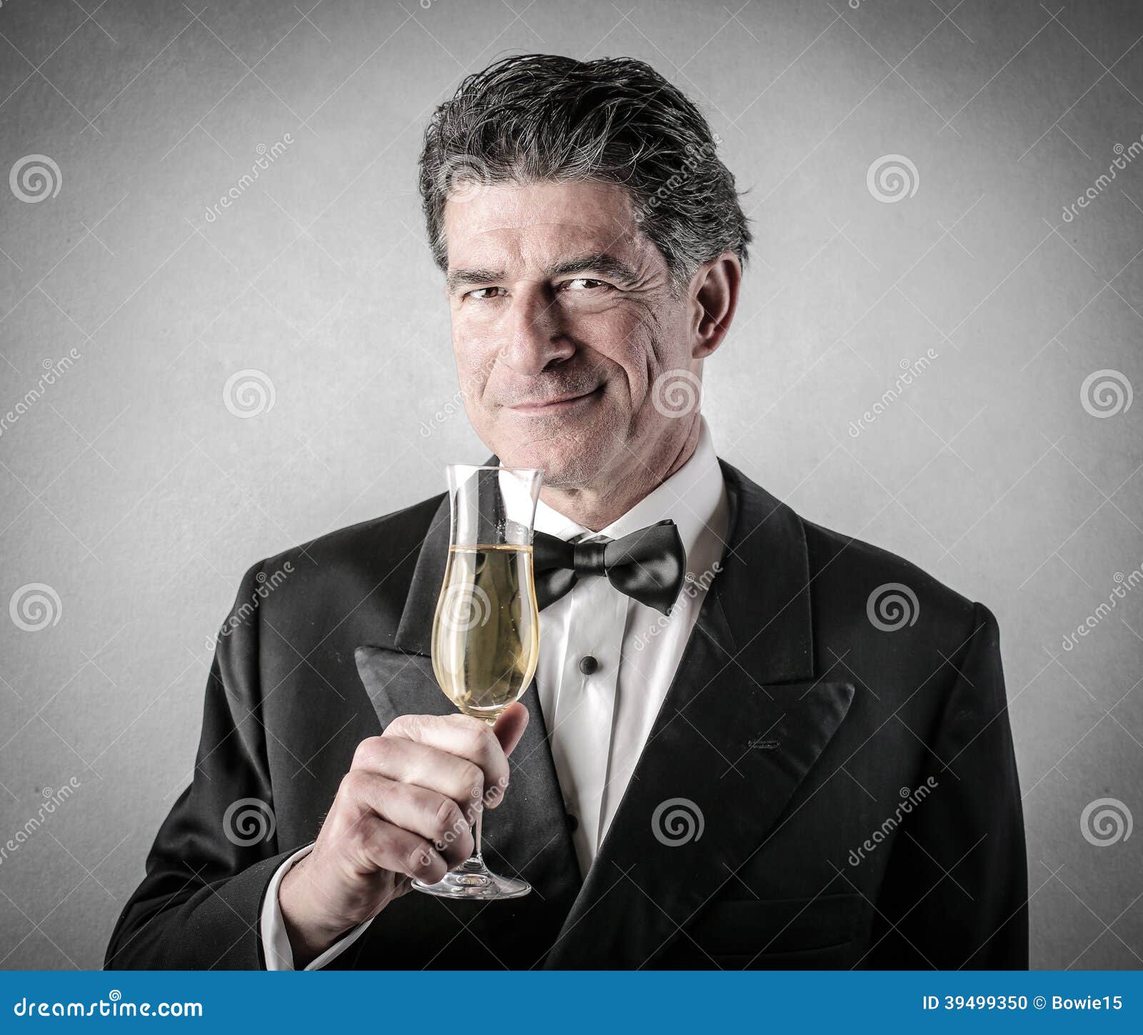 Uomo ricco elegante fotografia stock. Immagine di uomo - 39499350