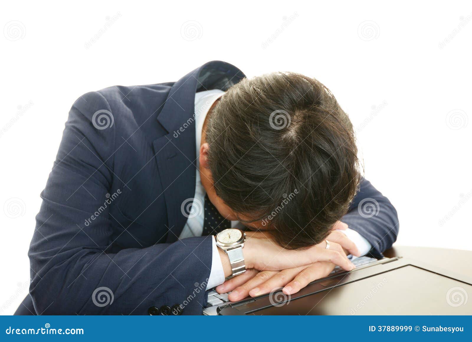 Uomo Stanco Di Affari Che Dorme Allo Scrittorio Immagine Stock ...