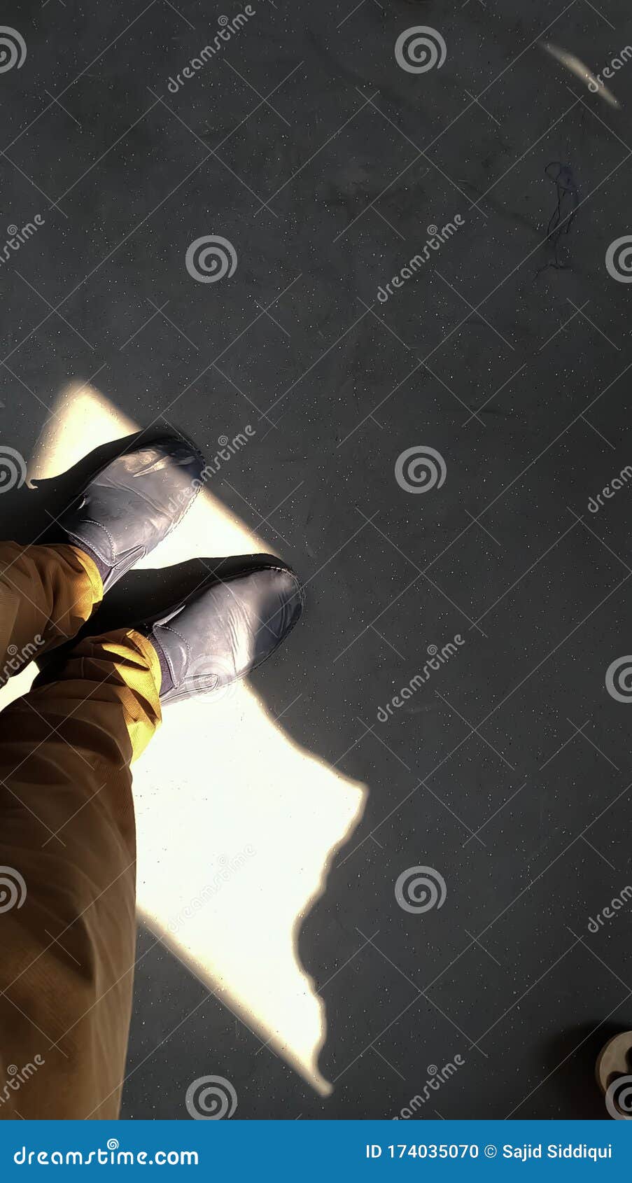 A Upangle Closeup View of Man Standing Inside of Delhi Metro Train ...