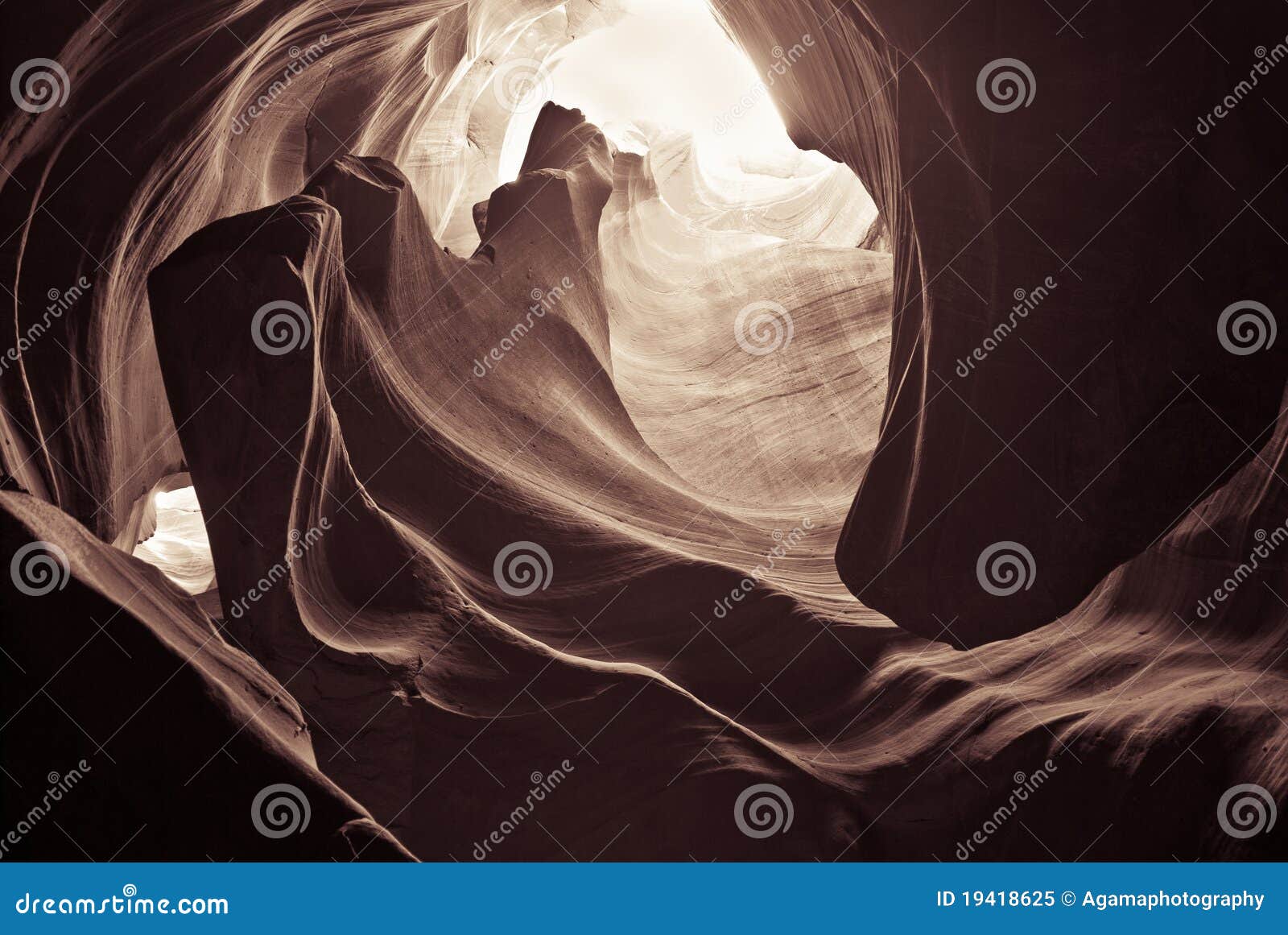 Upper Antelope Canyon stock image. Image of canyon, park - 19418625