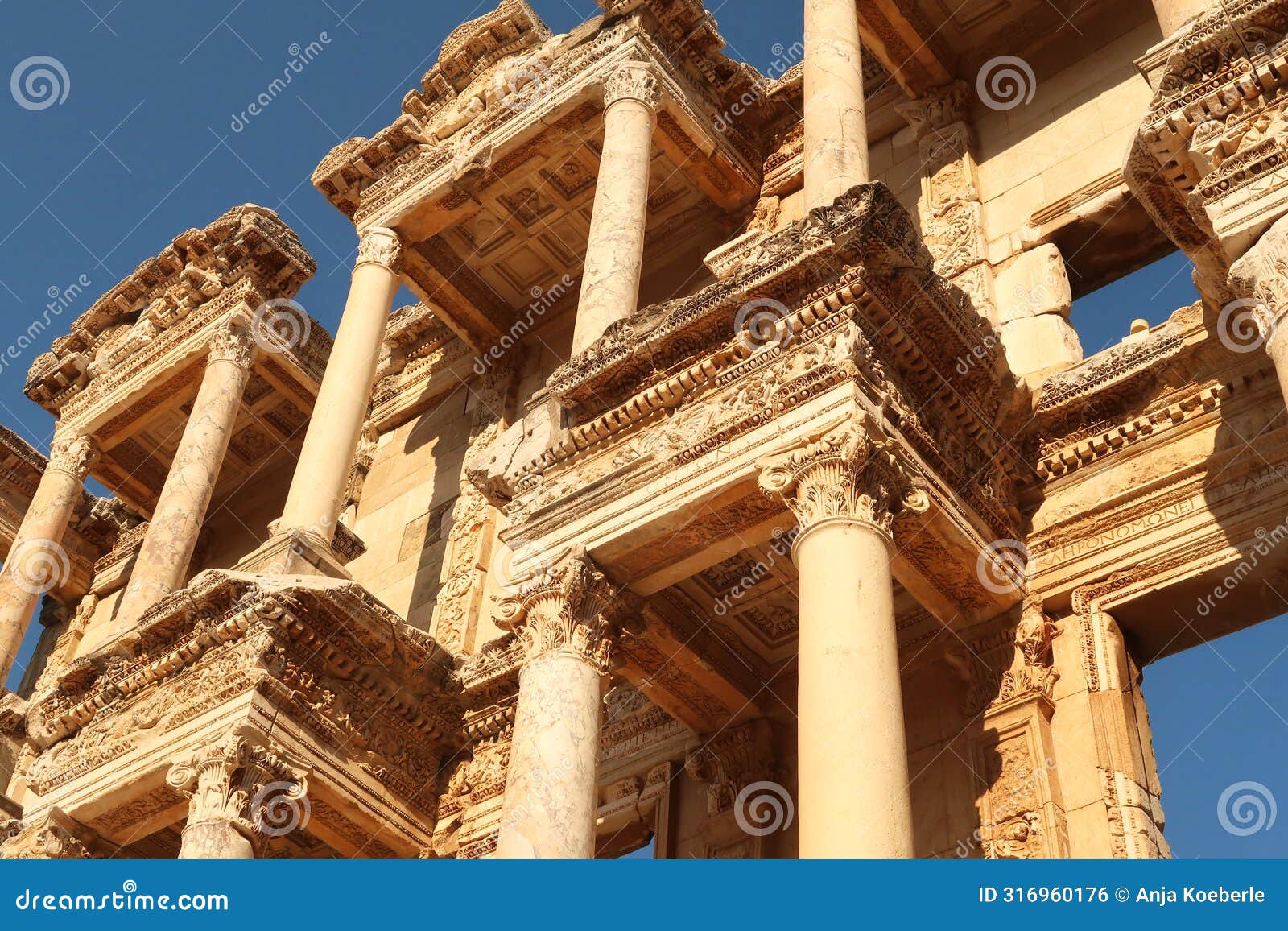 The Elaborate Facade, Roof And Turrets, Towers Of The Patuxai Monument ...