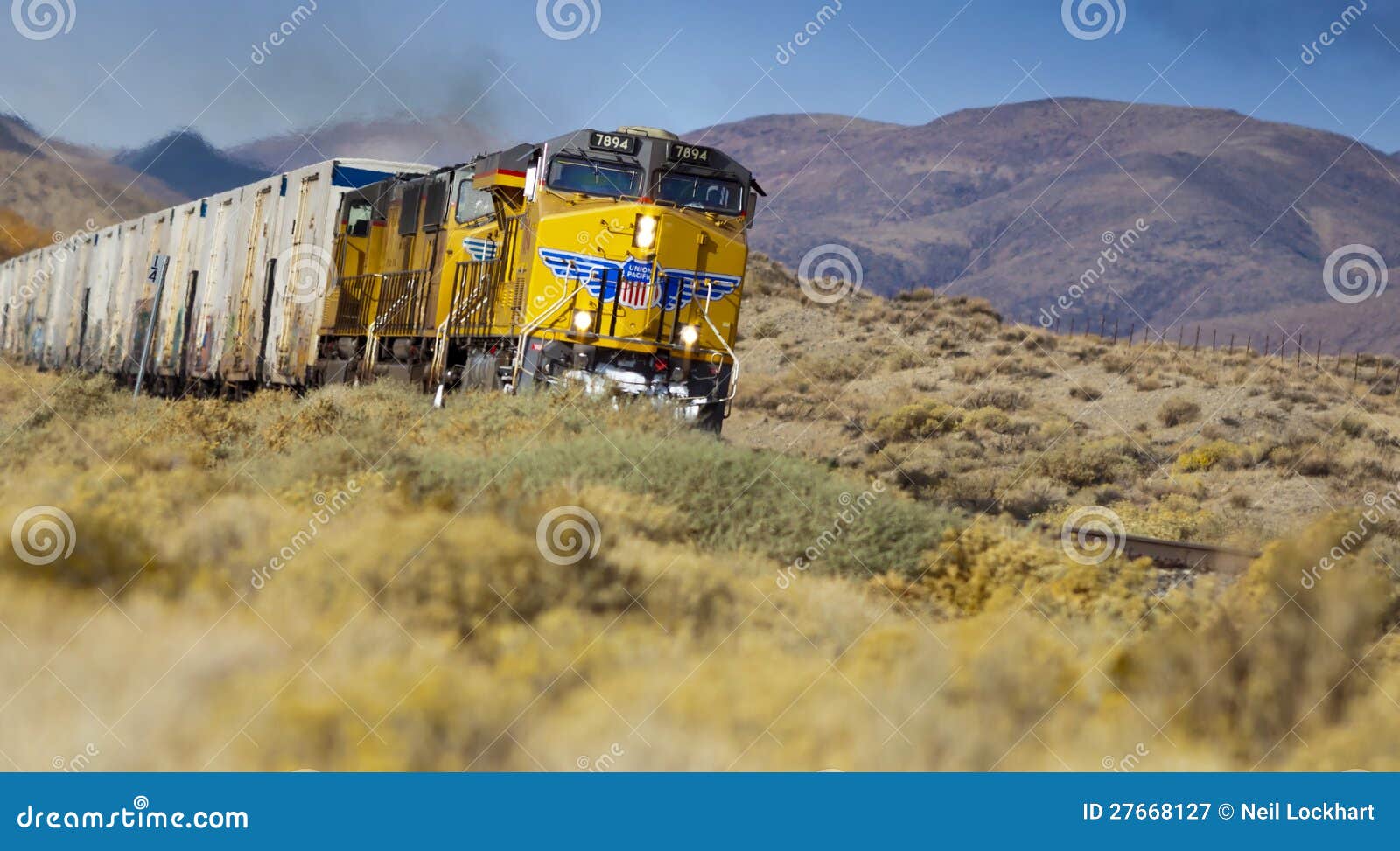UPPR Freight Train editorial photography. Image of engine - 27668127