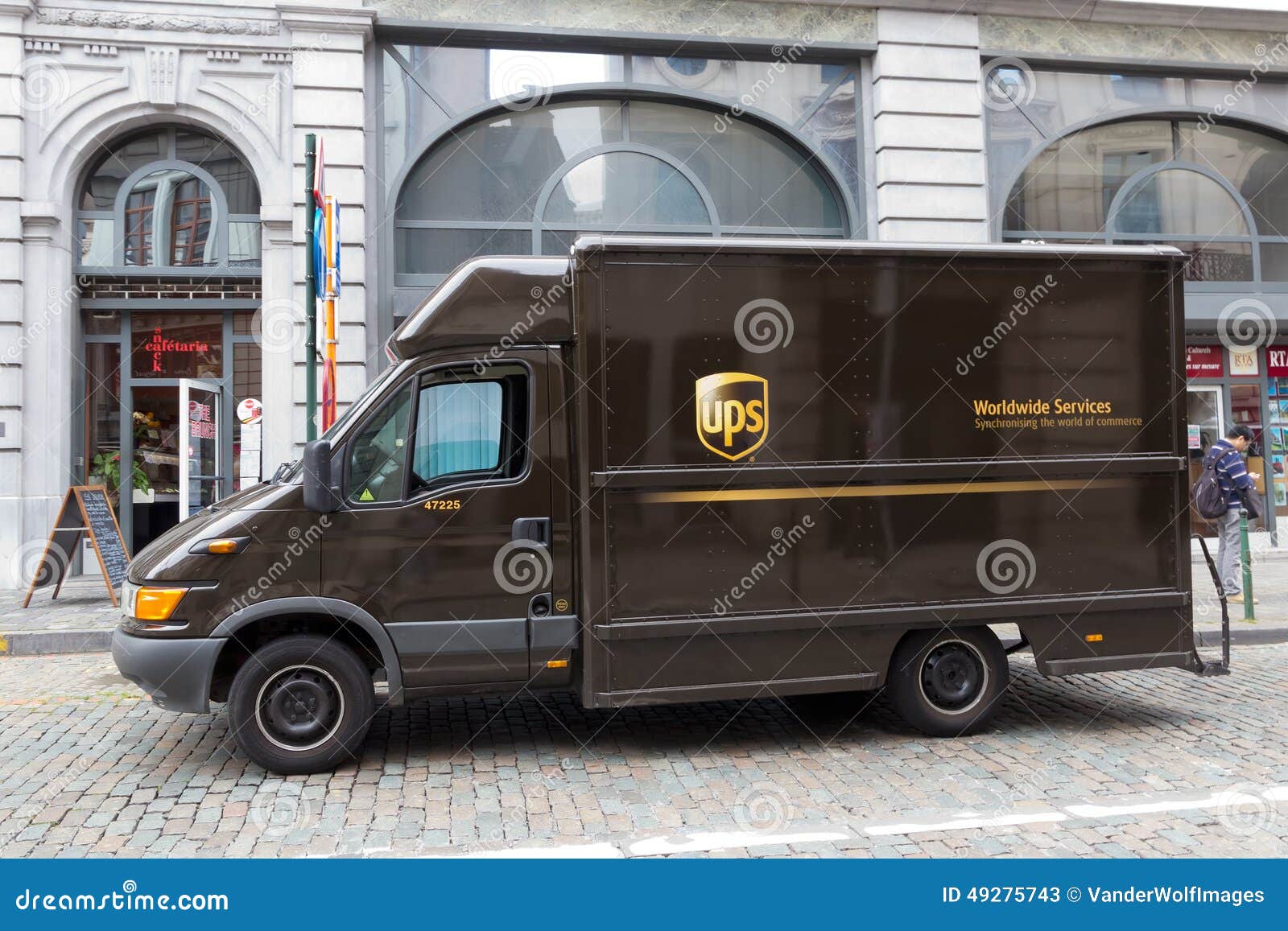 UPS-LKW redaktionelles stockfoto. Bild von geschäft, kommerziell - 49275743