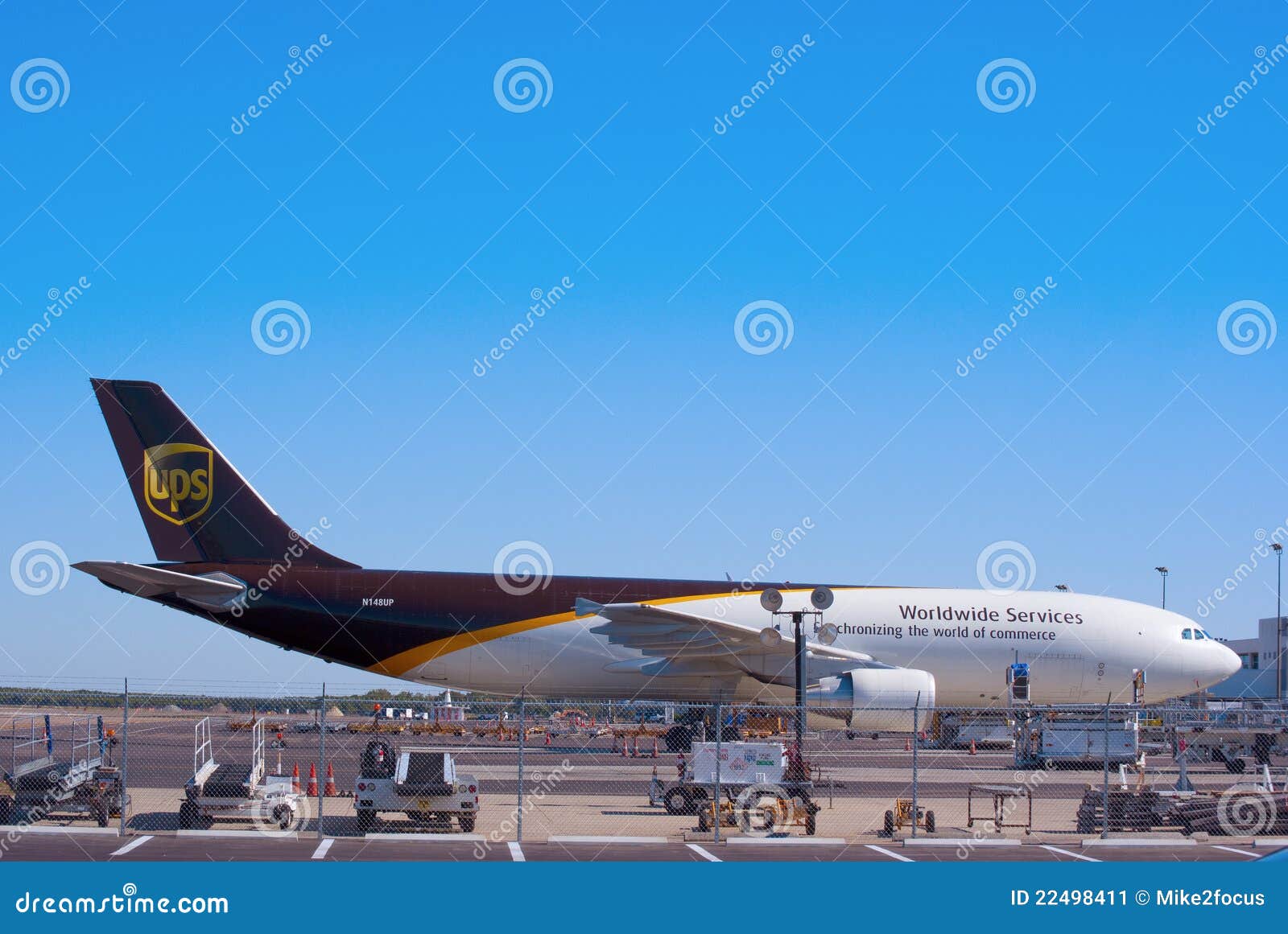 UPS plane on tarmac editorial photo. Image of parcel - 22498411