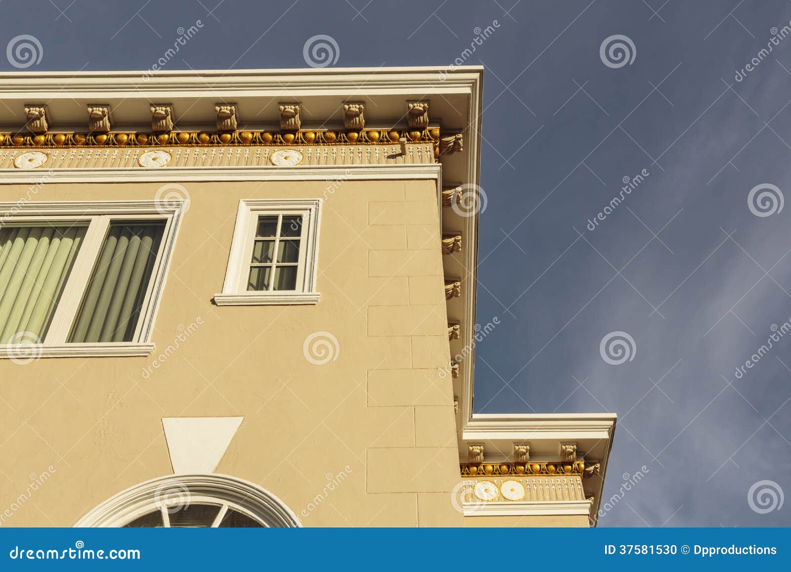 Contemporary Building Cornice