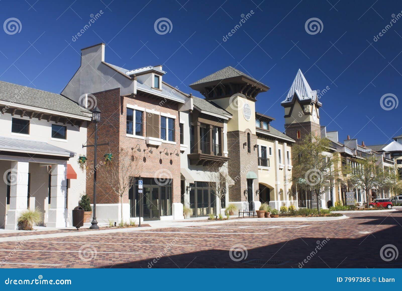 Upscale shopping plaza stock image. Image of plaza, upscale - 7997365