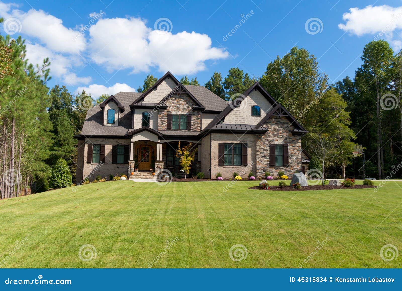 65,000 Suburban House Photos - Free & Royalty-Free Stock Photos from ...