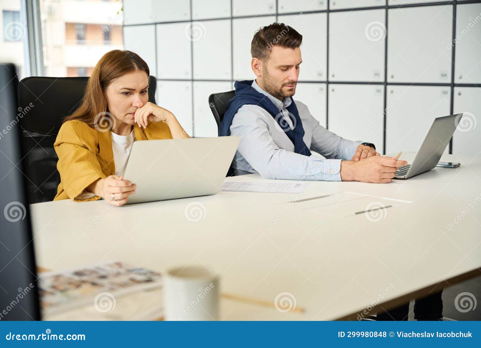 Upset Managers Reacting Fail Remote Workplace. Facepalming Woman Failed ...
