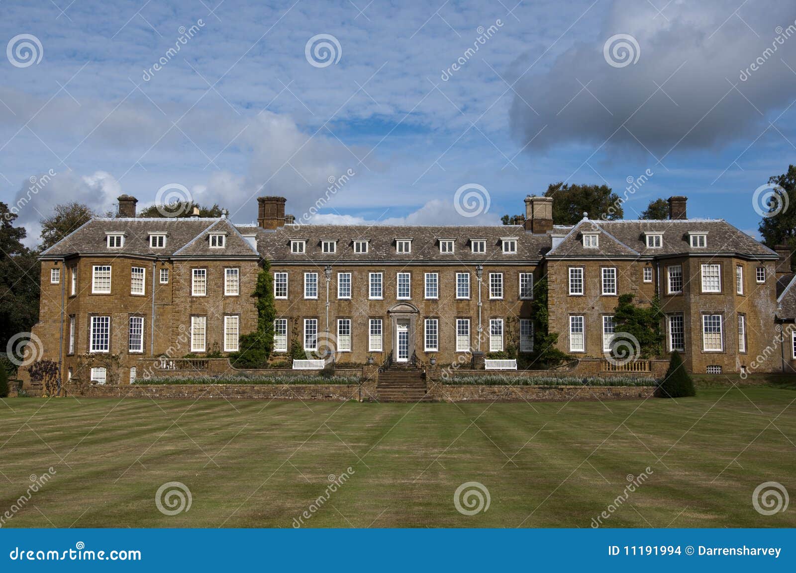 Upton House editorial stock image. Image of mansion, english - 11191994