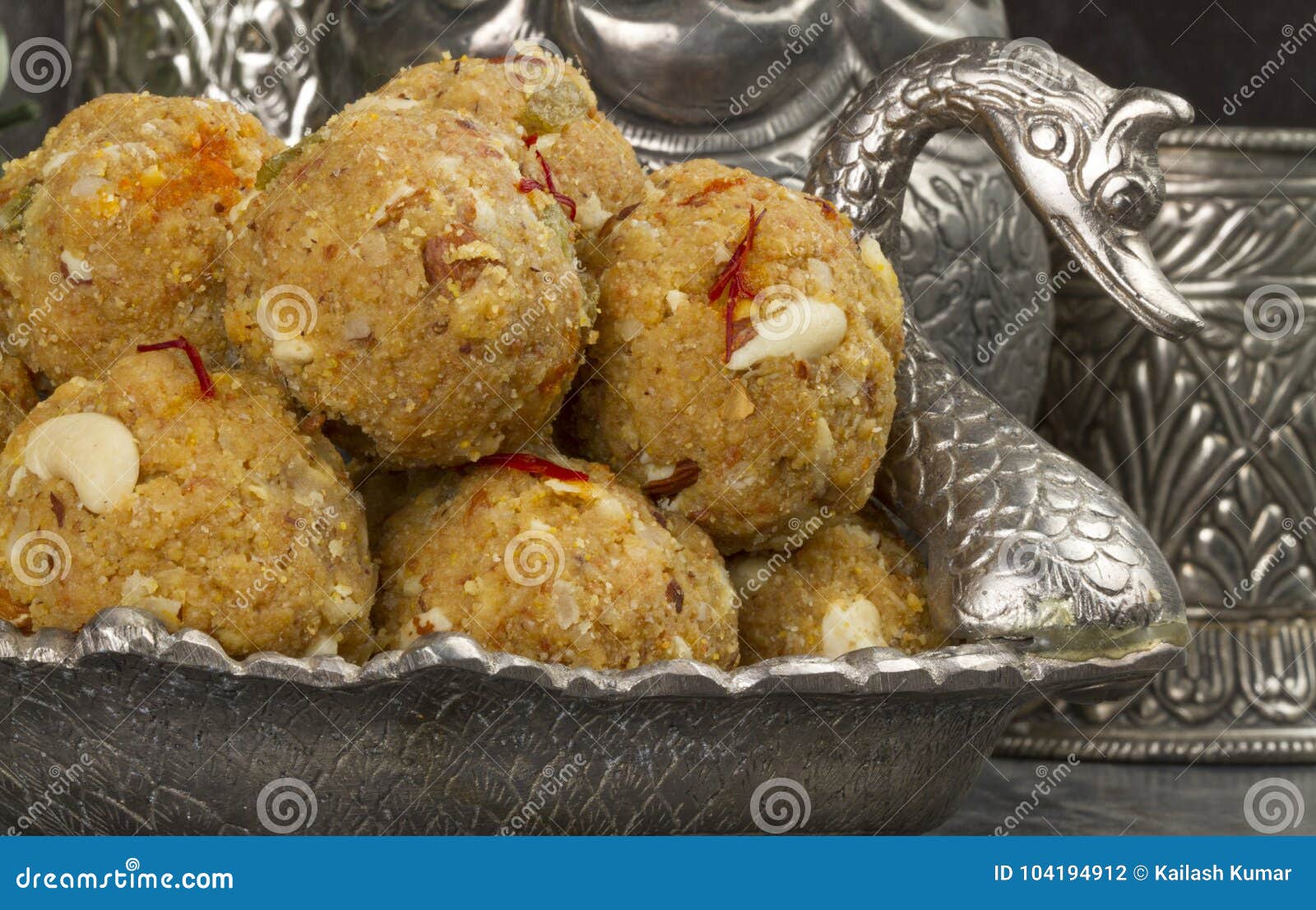 Urad Dal Laddu photo stock. Image du inde, rond, handmade - 104194912