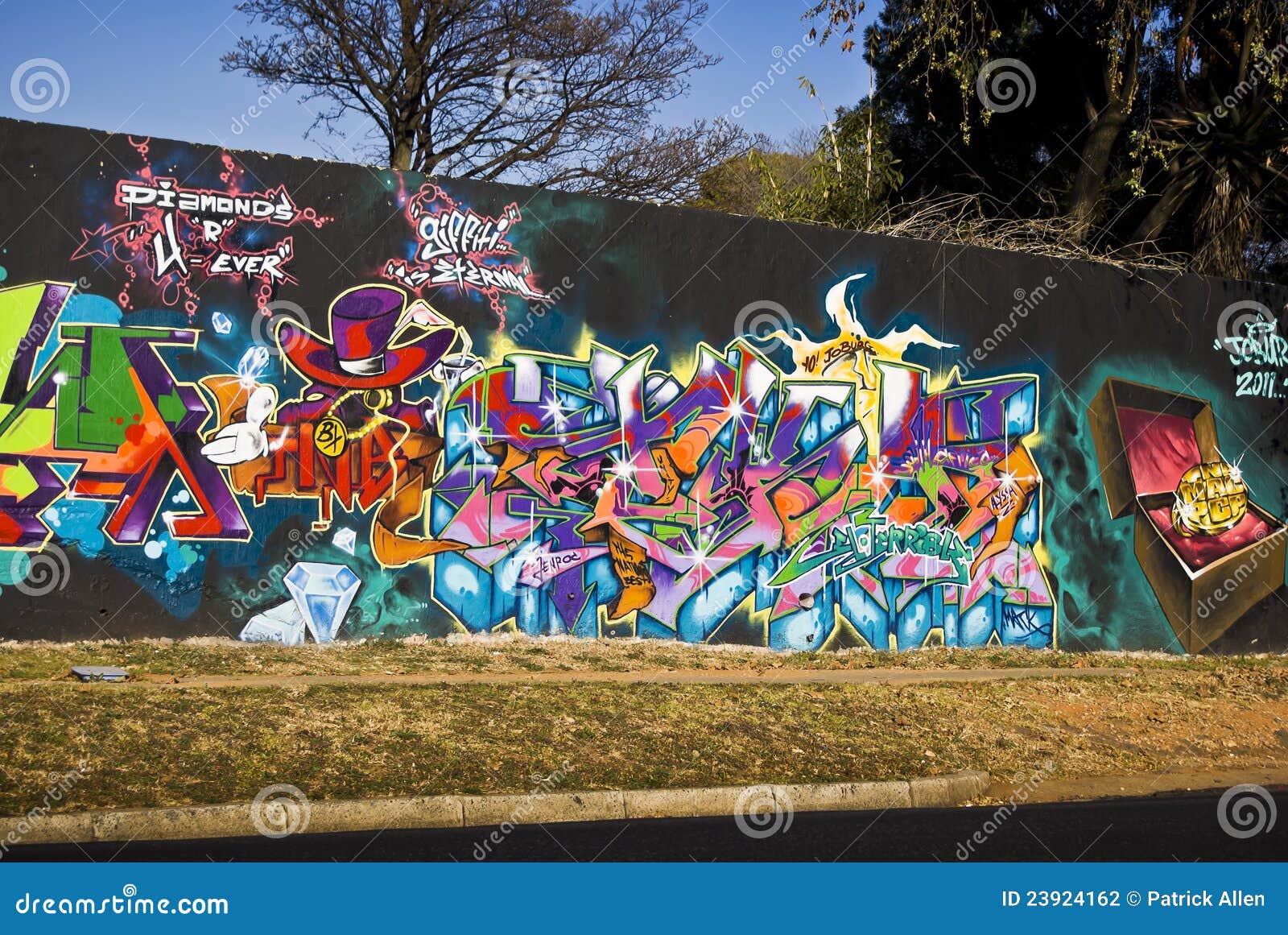 Graffiti Friday - Urban Art - Graffiti Wall Editorial Photo ...