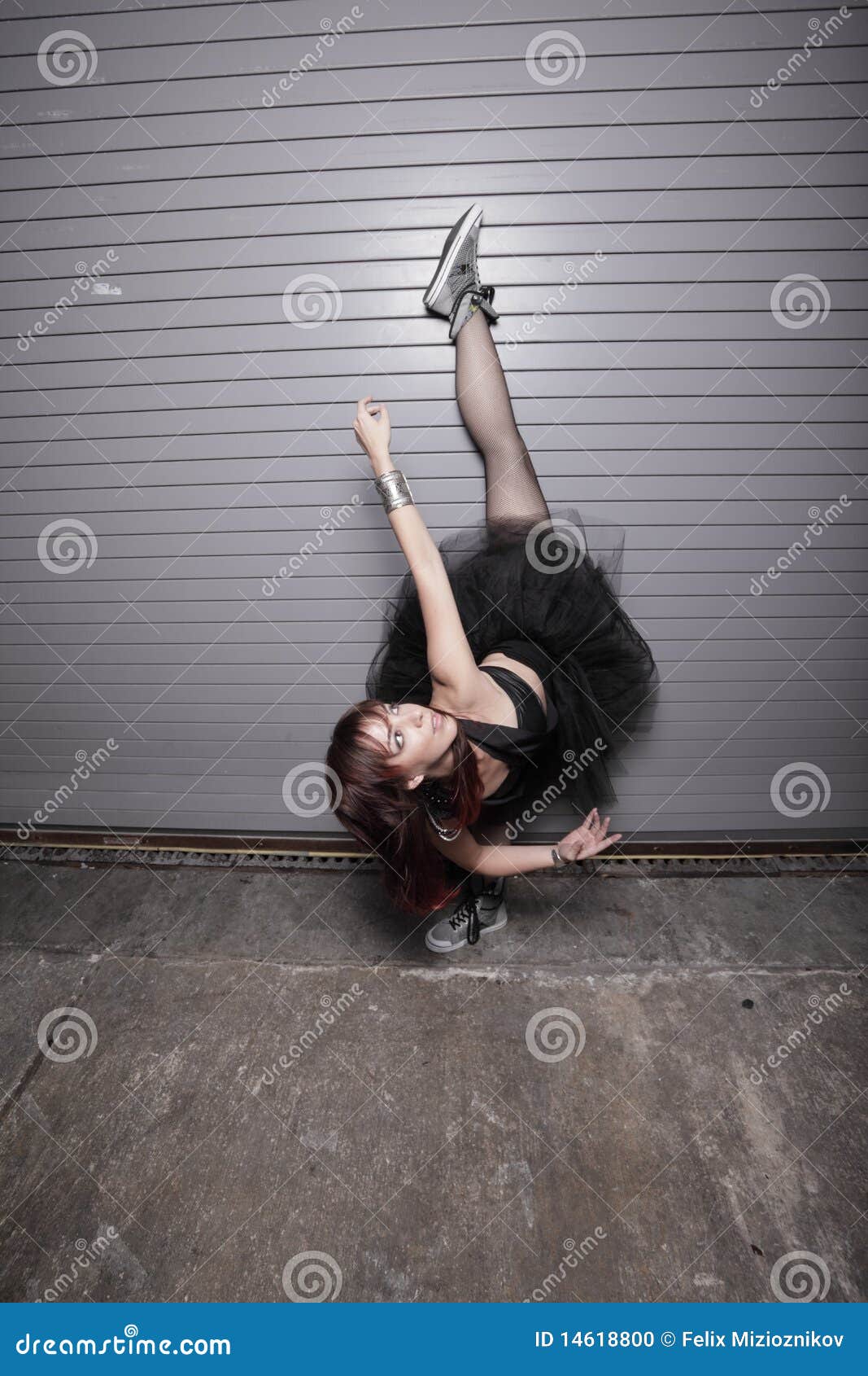 Urban ballet dancer stock photo. Image of pose, dark - 14618800