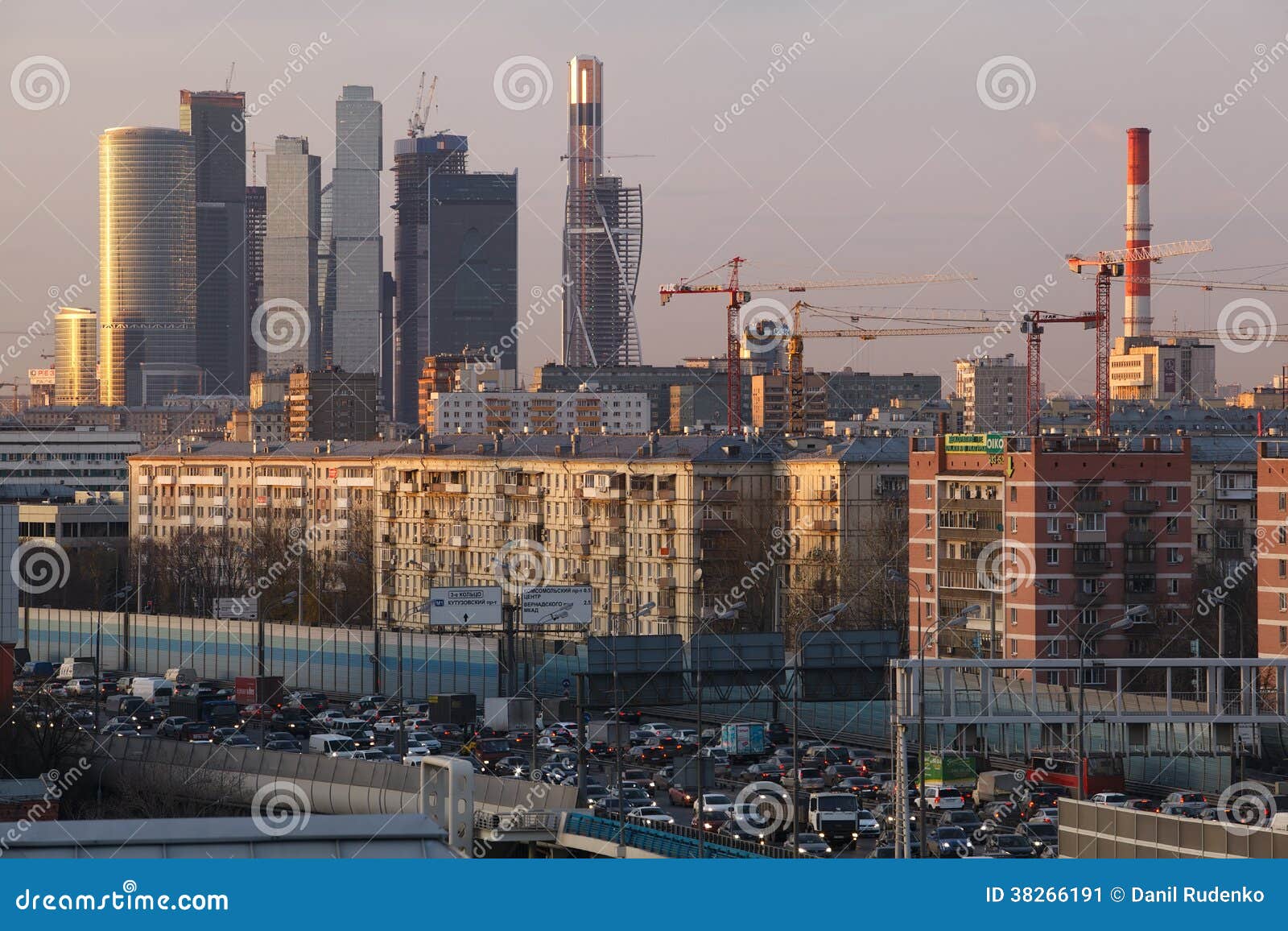 Urban commuter traffic editorial photo. Image of highway - 38266191