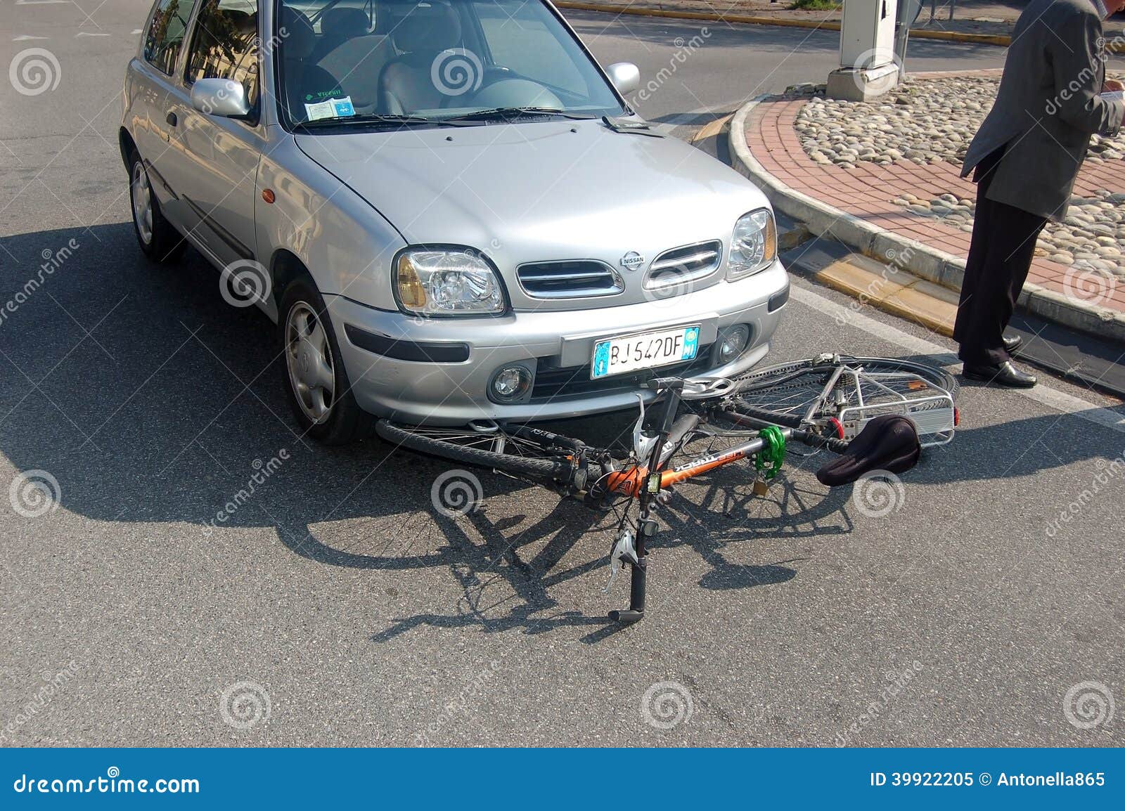 Broadside collision editorial image. Image of damage - 39922205