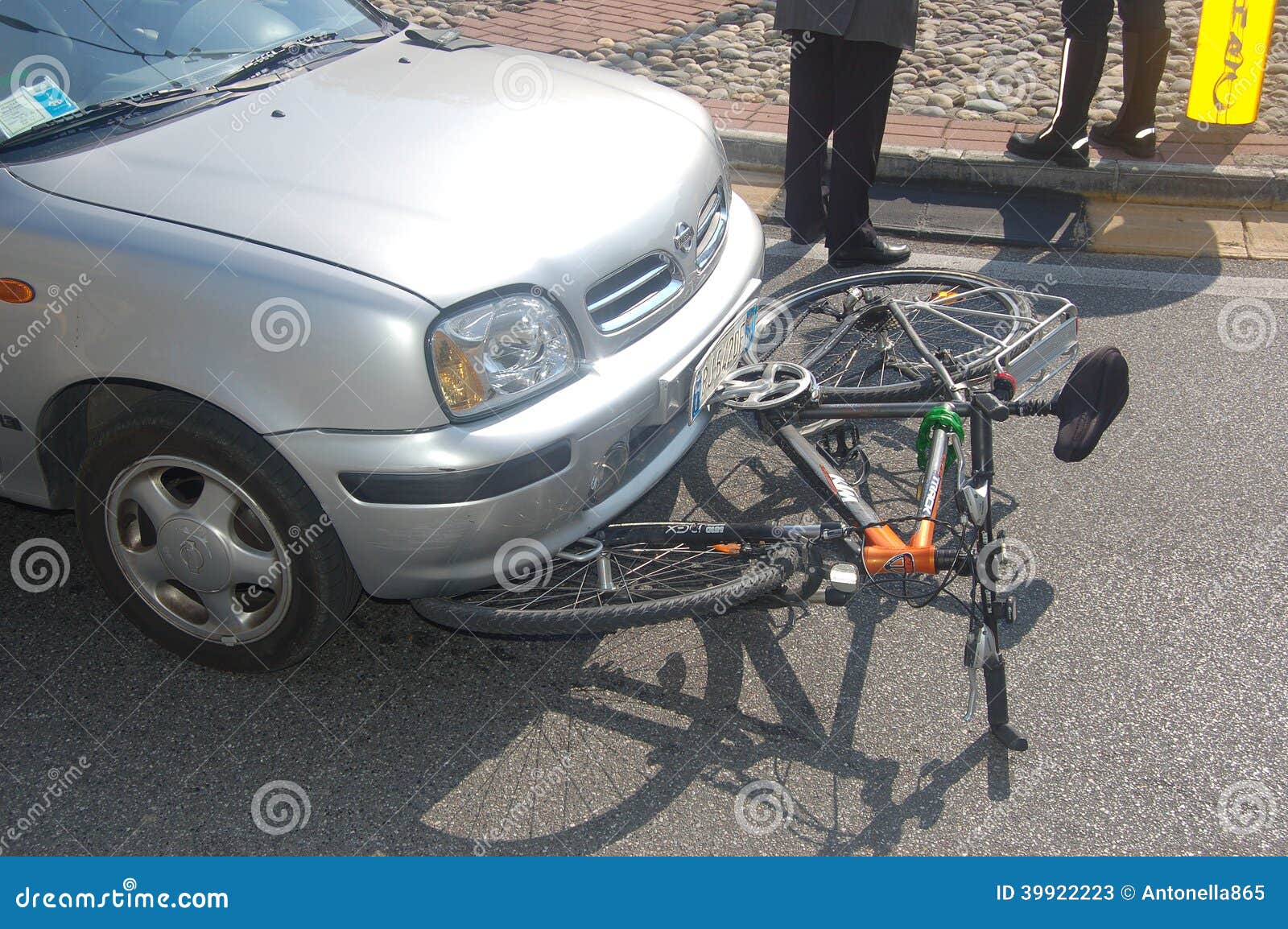 Broadside collision editorial stock photo. Image of driving - 39922223