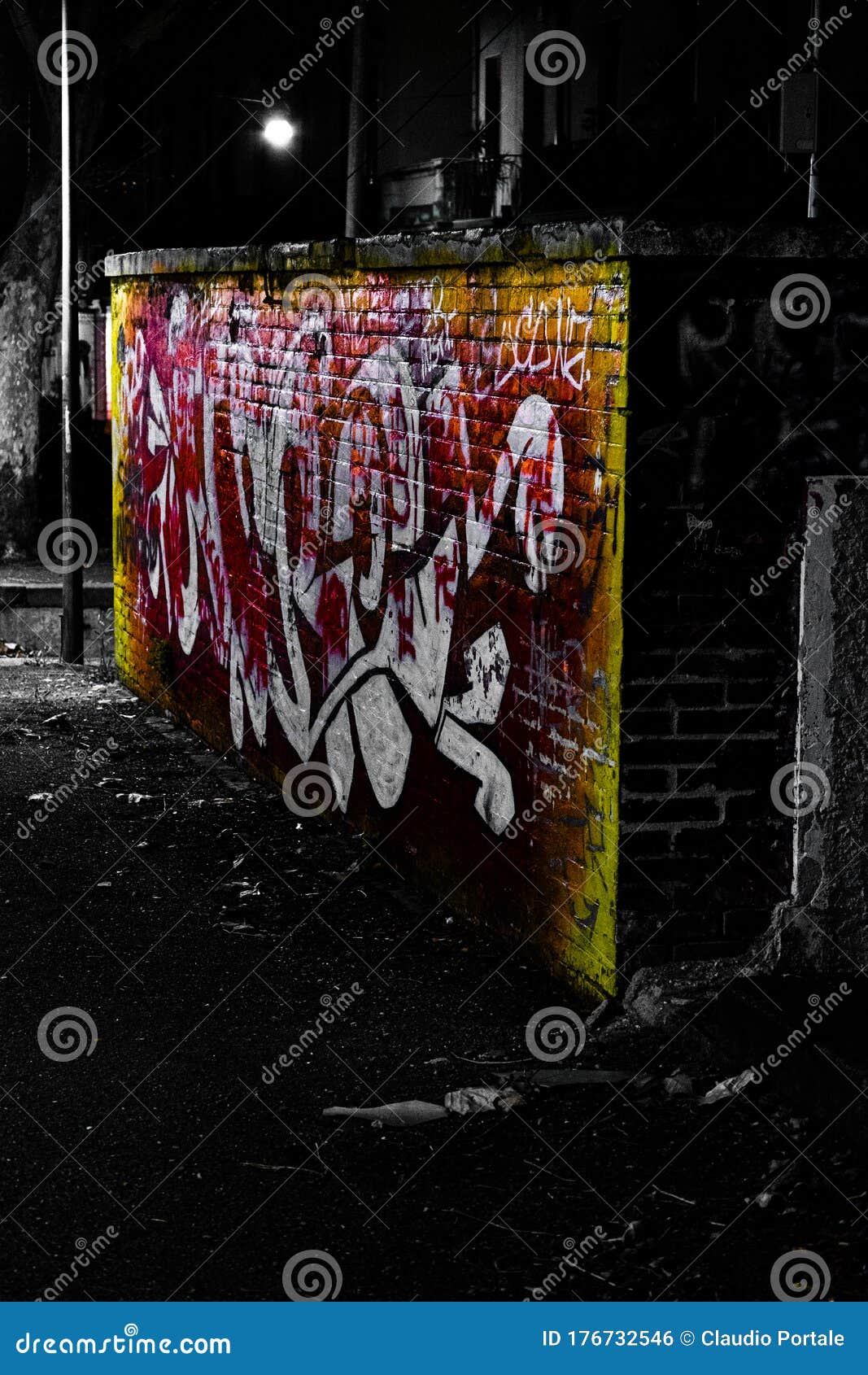 Urban graffiti in sicily editorial photo. Image of sicily - 176732546