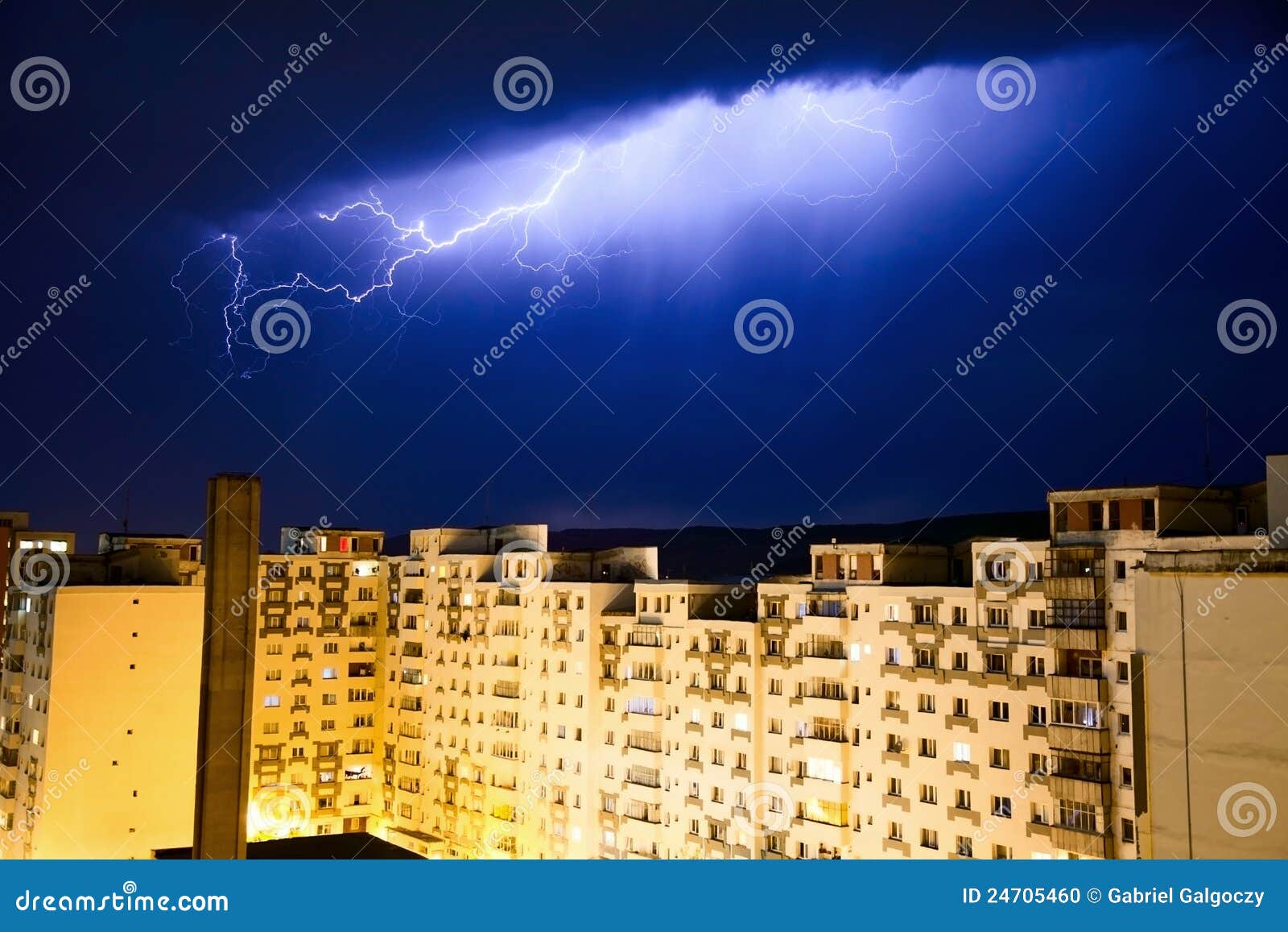 Urban Lightning Storm, At Night, The City Skyline Becomes A Captivating ...