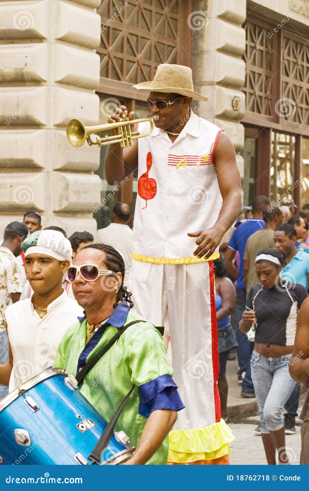 Urban musicians editorial stock photo. Image of havana - 18762718