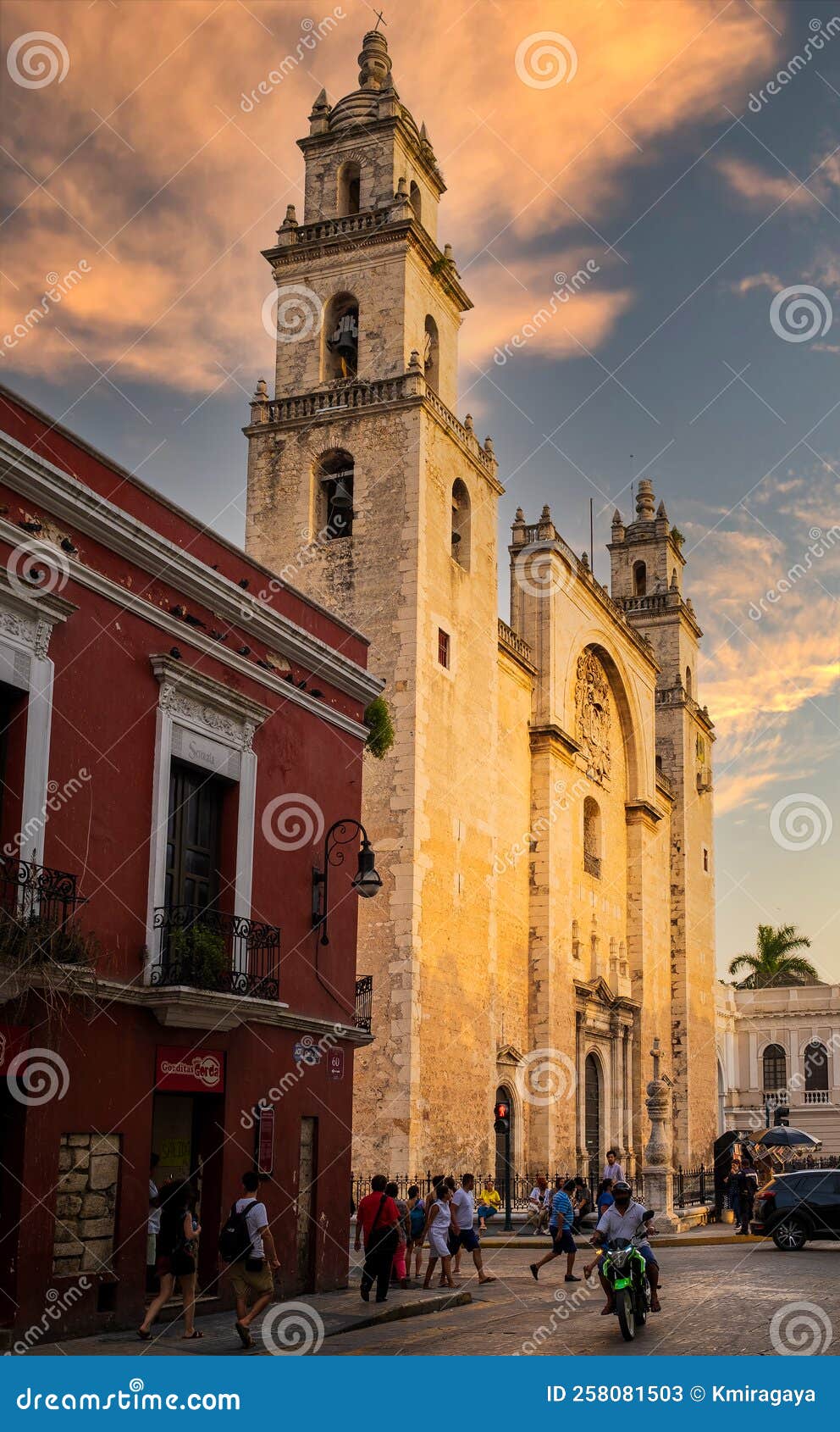 Urban Scene with the Cathedral of Merida at Sunset Editorial Stock ...