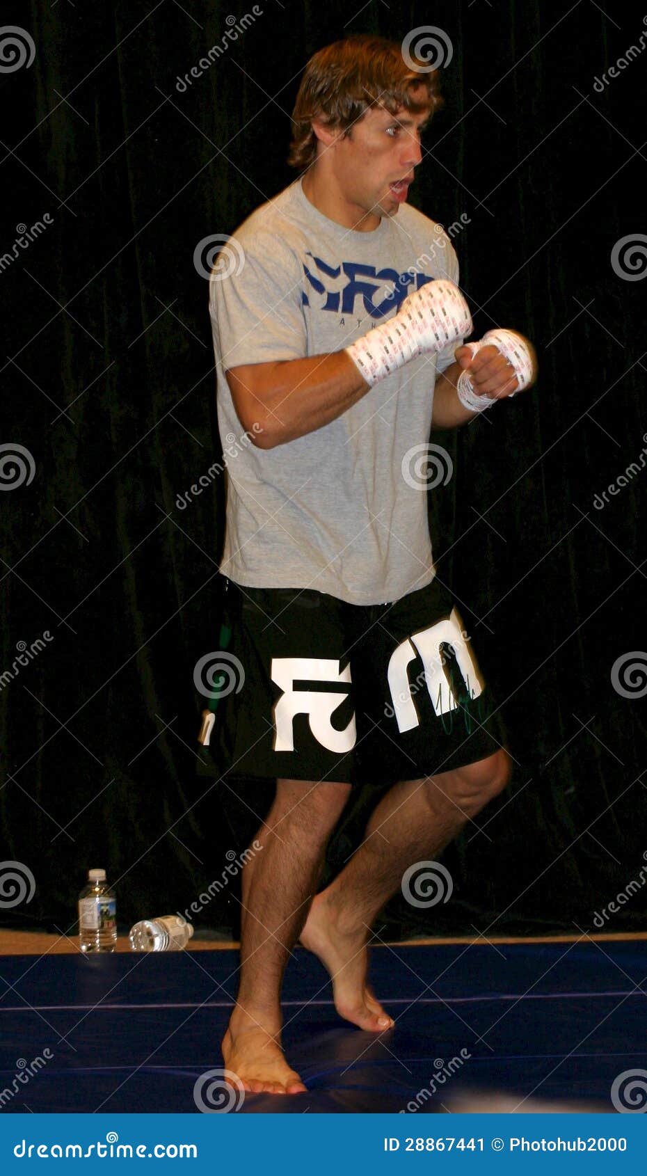 Urijah Faber editorial photo. Image of trainer, open - 28867441