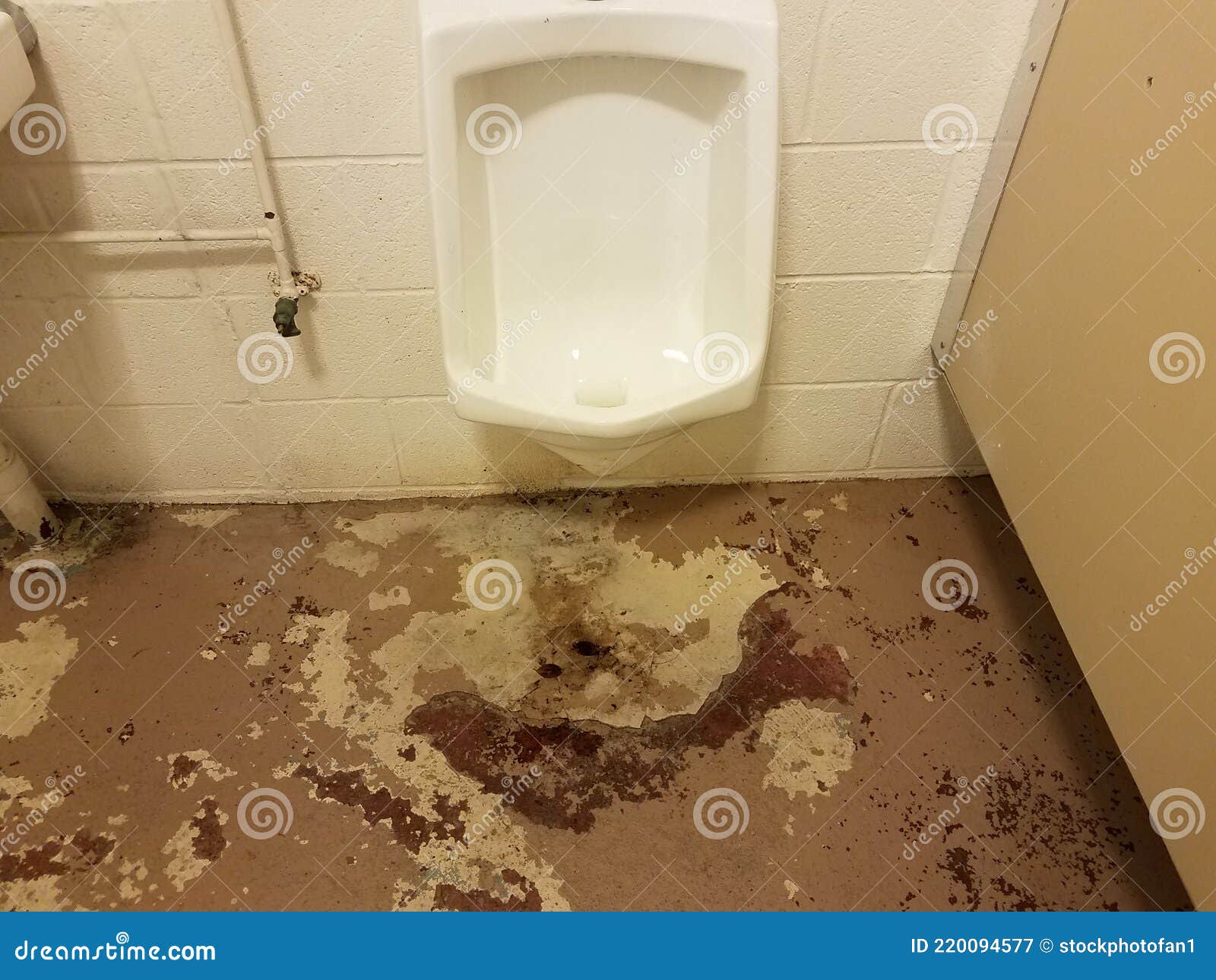 Urinal Und Schmutzigen Bad Boden Oder Boden Stockbild - Bild von ...
