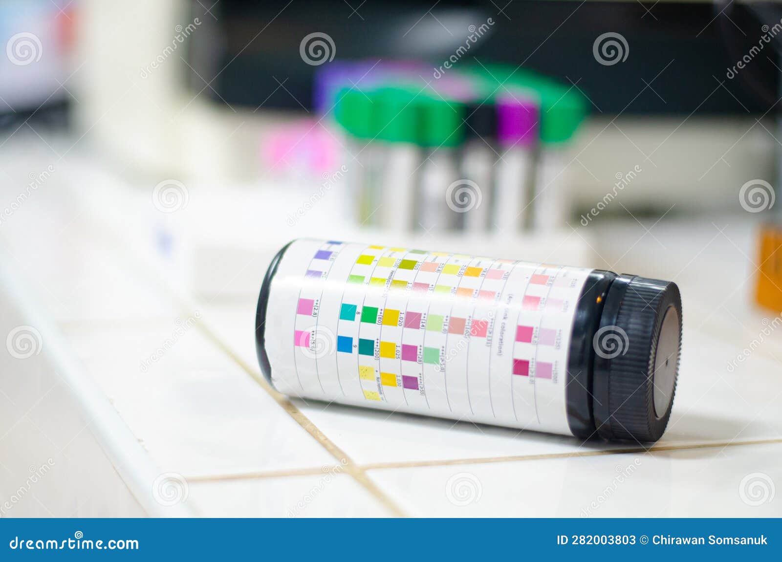 Urine Strip with Scientist in Lab Stock Image - Image of exam, hand ...