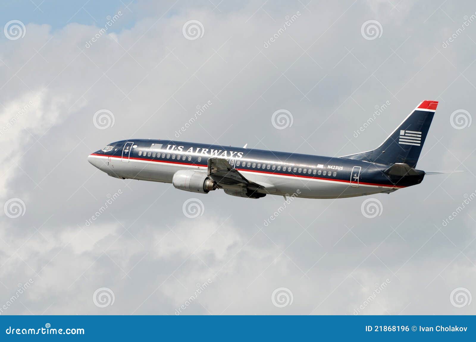 US Airways Boeing 737 Jet in Flight Editorial Photo - Image of ...