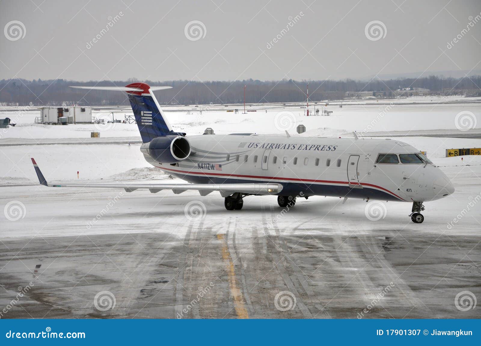US Airways Express in Airport after Snow Editorial Photography - Image ...