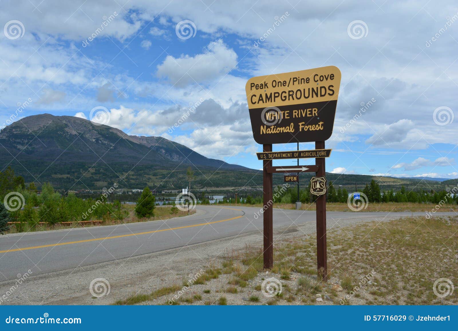 US Forest Service Camping Sign Stock Image - Image of outdoors, sign ...