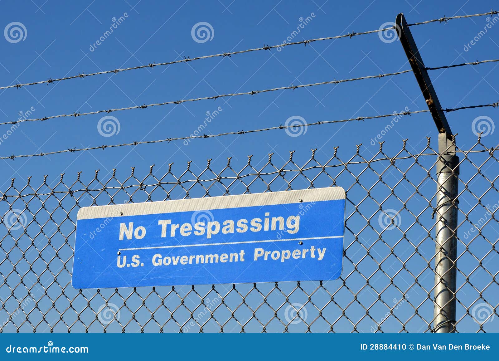 US Government No Trespassing Sign Stock Photo - Image of message ...