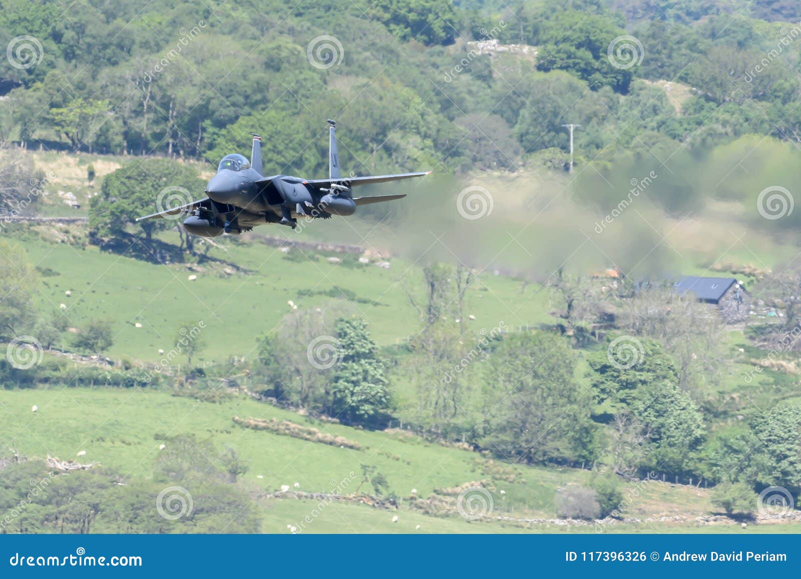 USAF F-15E Strike Eagle Flying through the Mach Loop Editorial Photo ...