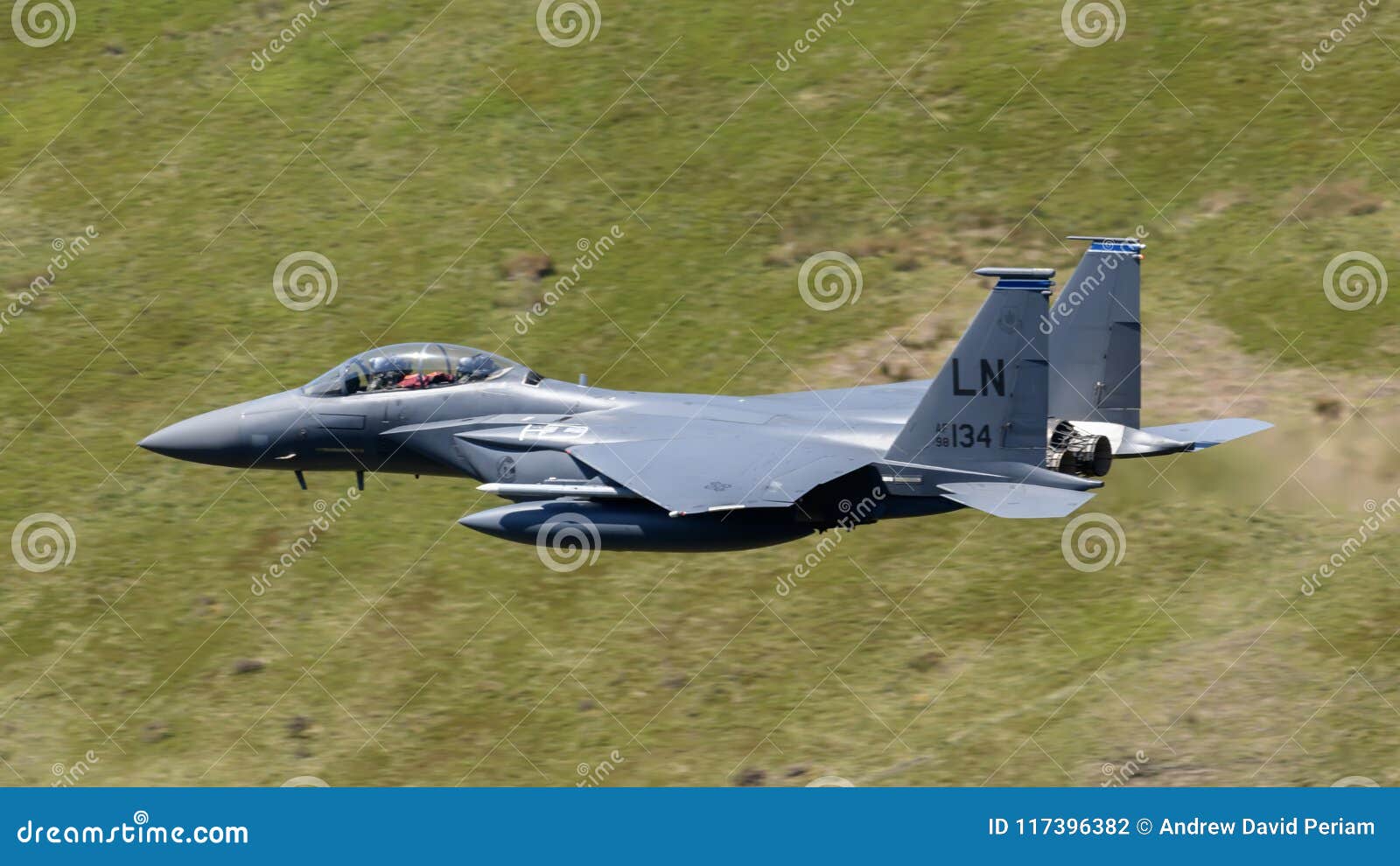 USAF F-15E Strike Eagle Flying through the Mach Loop Editorial ...