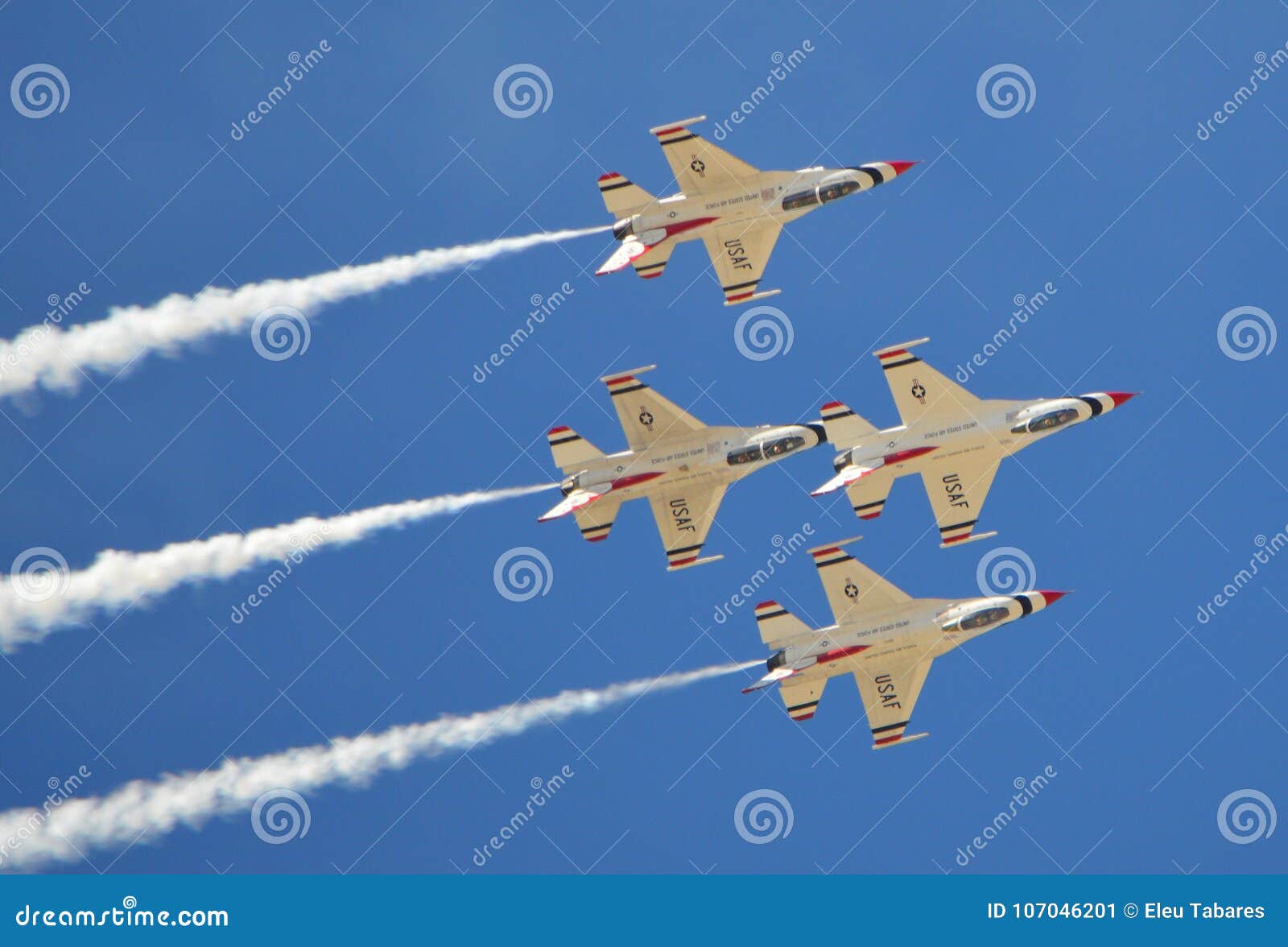 USAF Thunderbirds Flying in Formation Editorial Photo - Image of plane ...