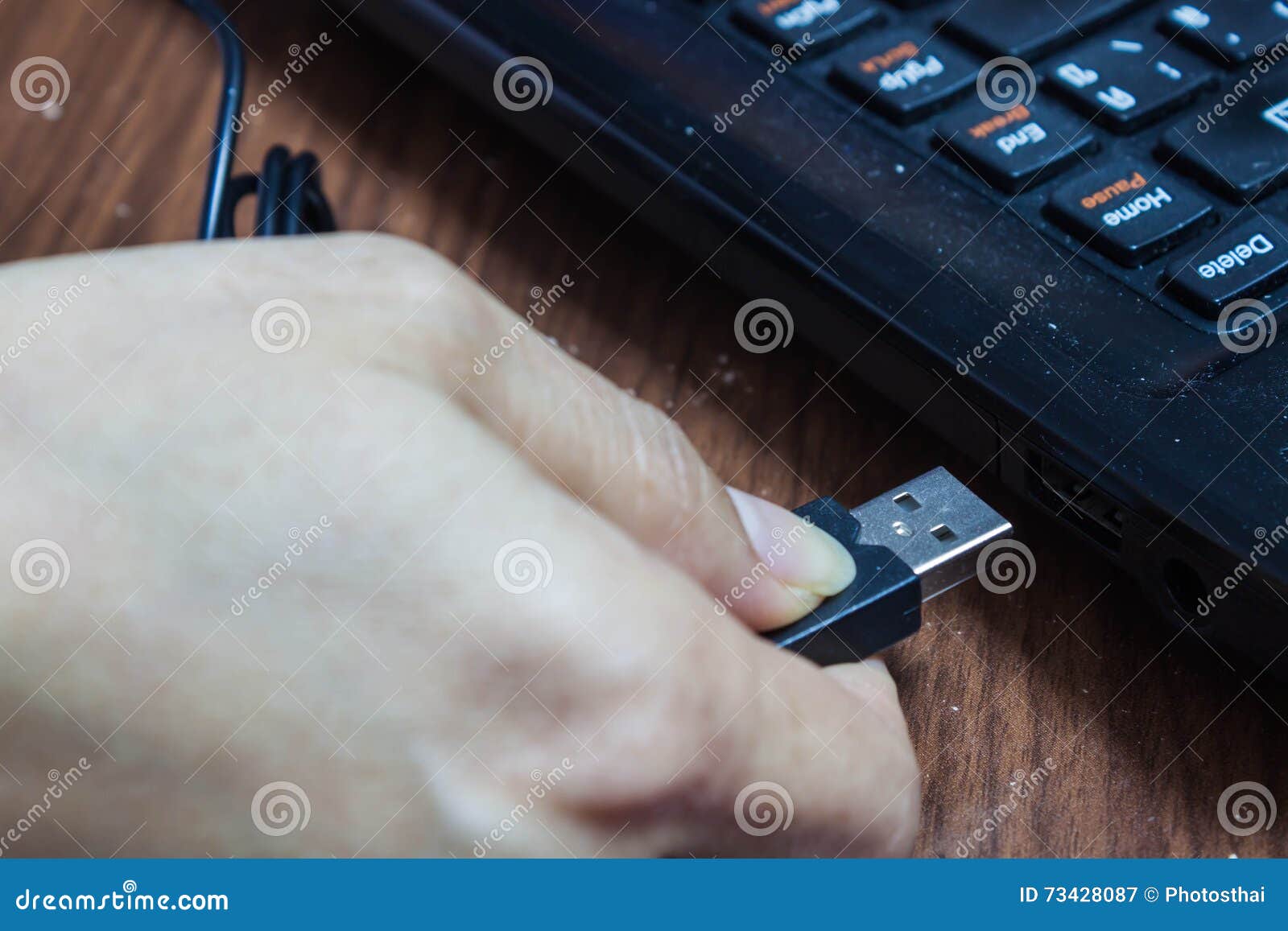 USB Port Connect To Computer Stock Image - Image of hand, connection ...