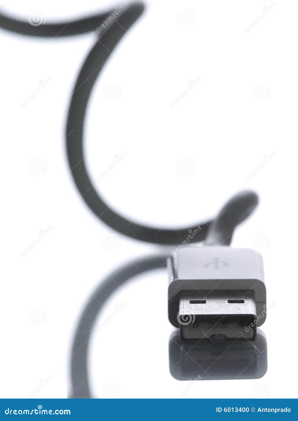 USB Wire Picture. Image: 6013400