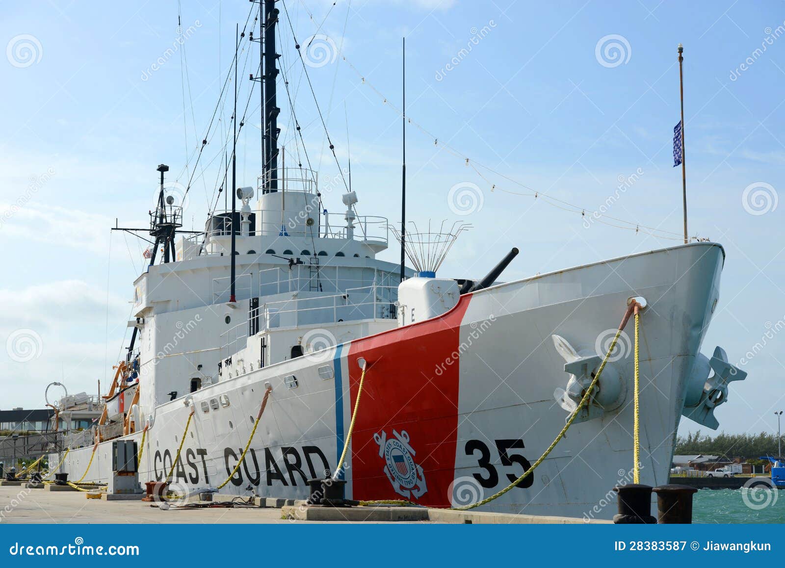USCGC Ingham (WHEC-35) editorial photography. Image of ship - 28383587