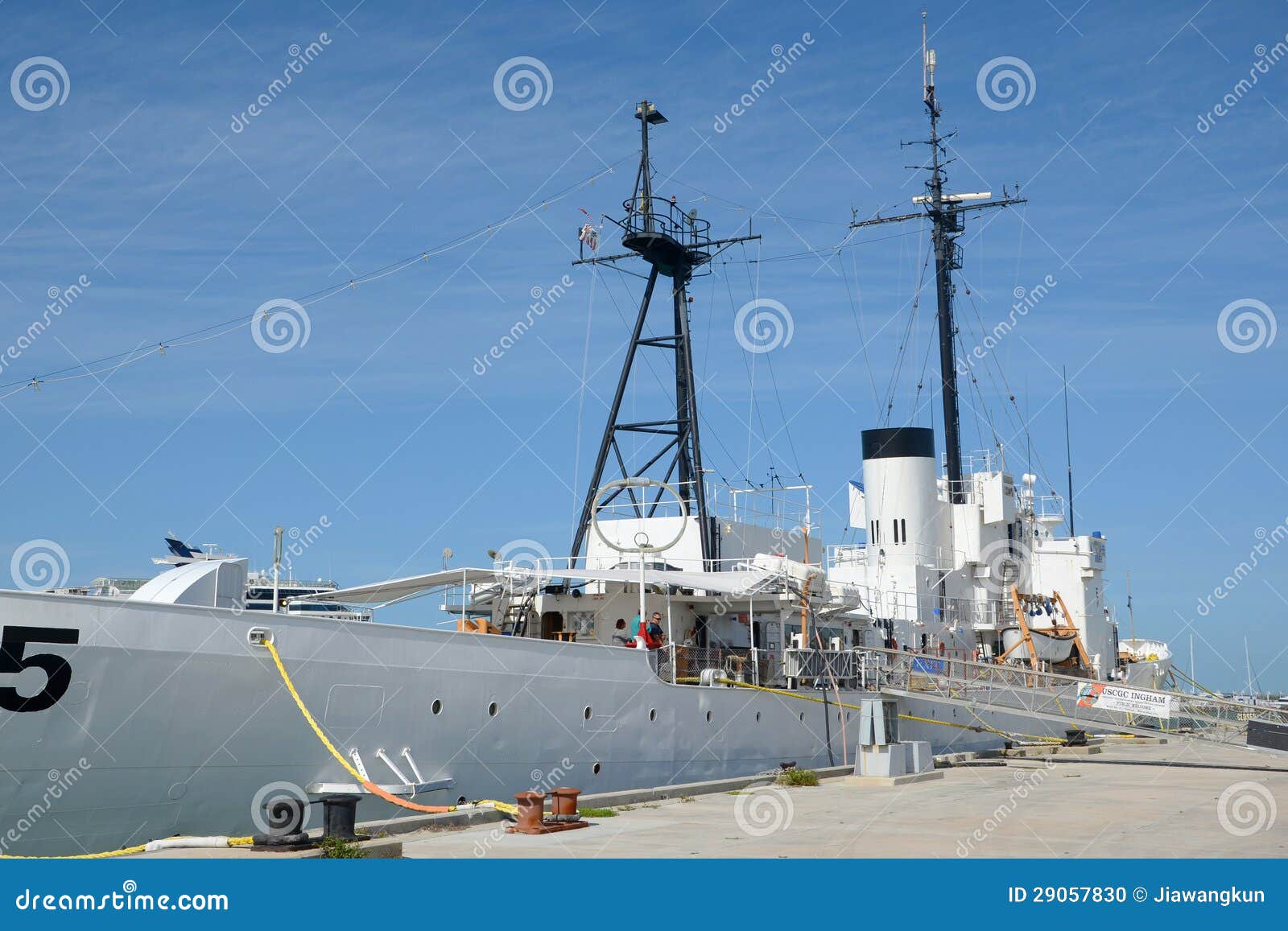 USCGC Ingham (WHEC-35) editorial image. Image of america - 29057830